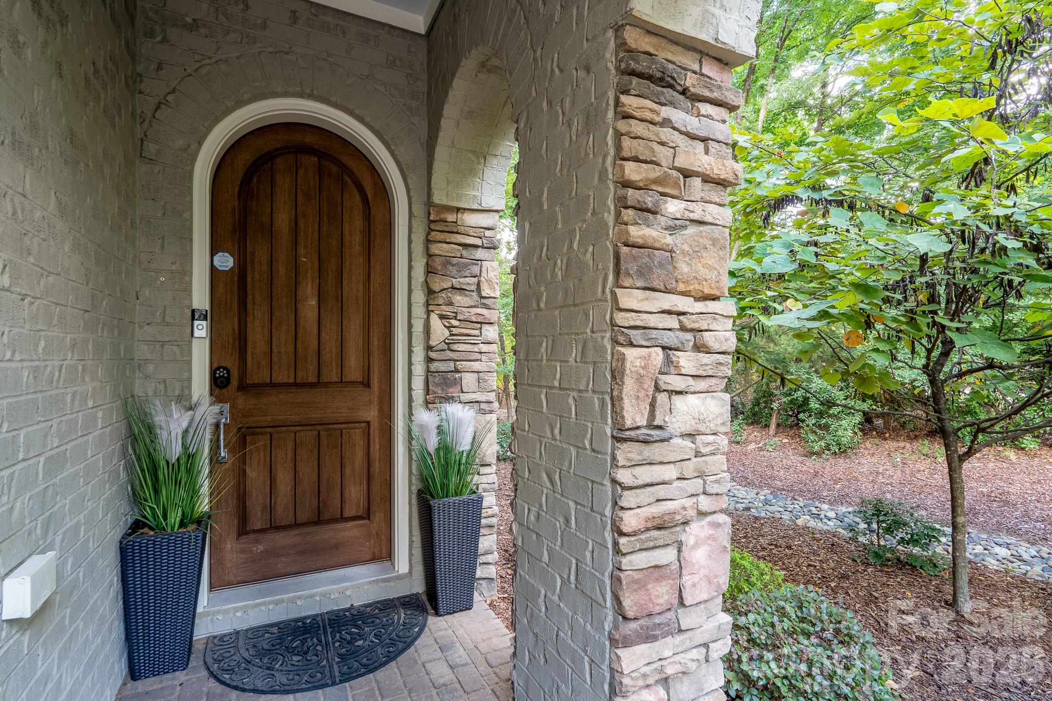 Photo 4 of 5041 Vernet Lane, Charlotte, NC