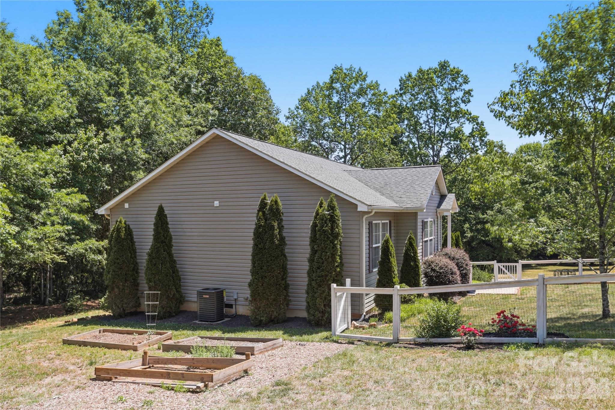 Photo 4 of 412 Lewis Road, Rutherfordton, NC