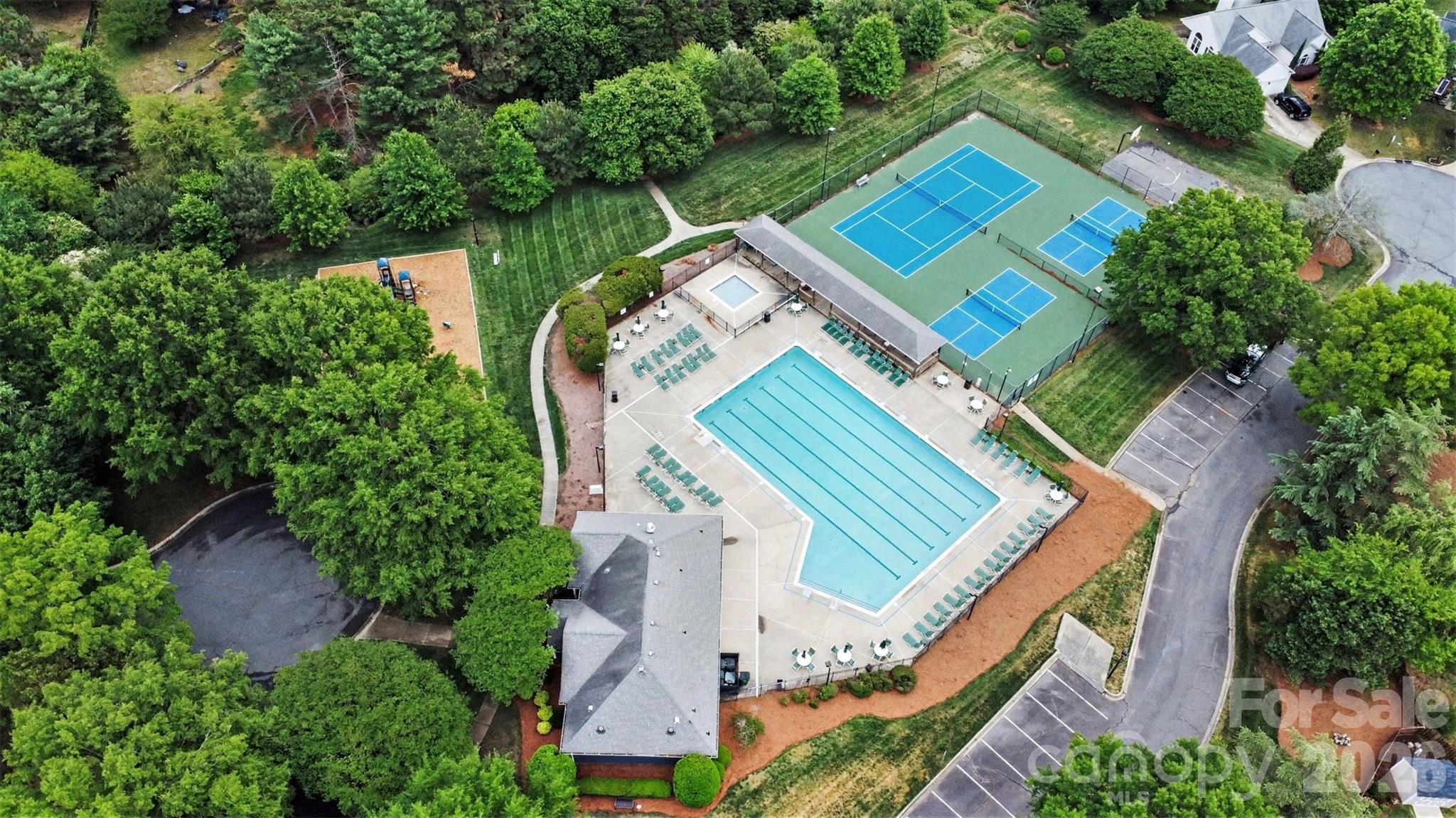 Photo 38 of 8910 Castlebay Drive, Charlotte, NC