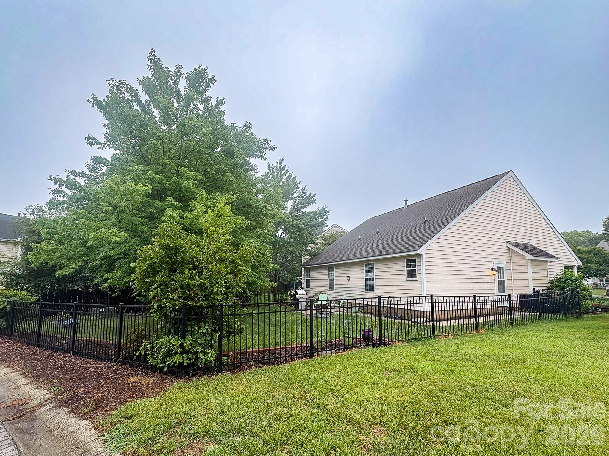 5702 Vine Court21, Indian Trail, NC - photo 3 of 16