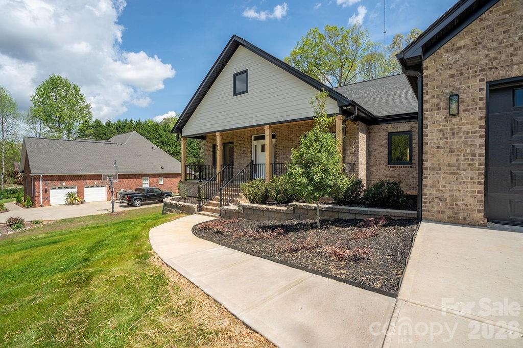 Photo 3 of 145 Creekwood Drive, Dallas, NC