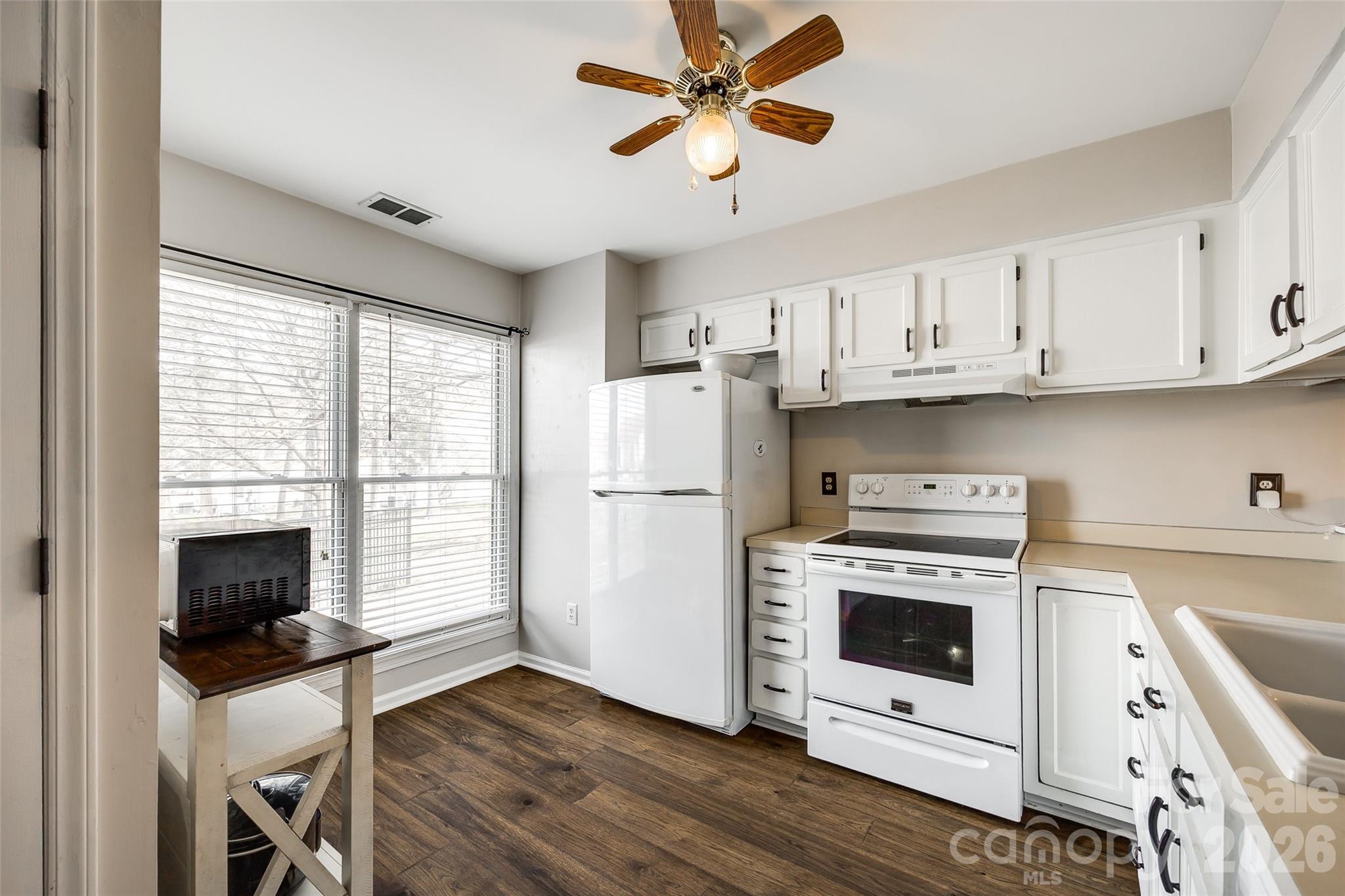 Photo 4 of 10961 Carmel Crossing Road, Charlotte, NC