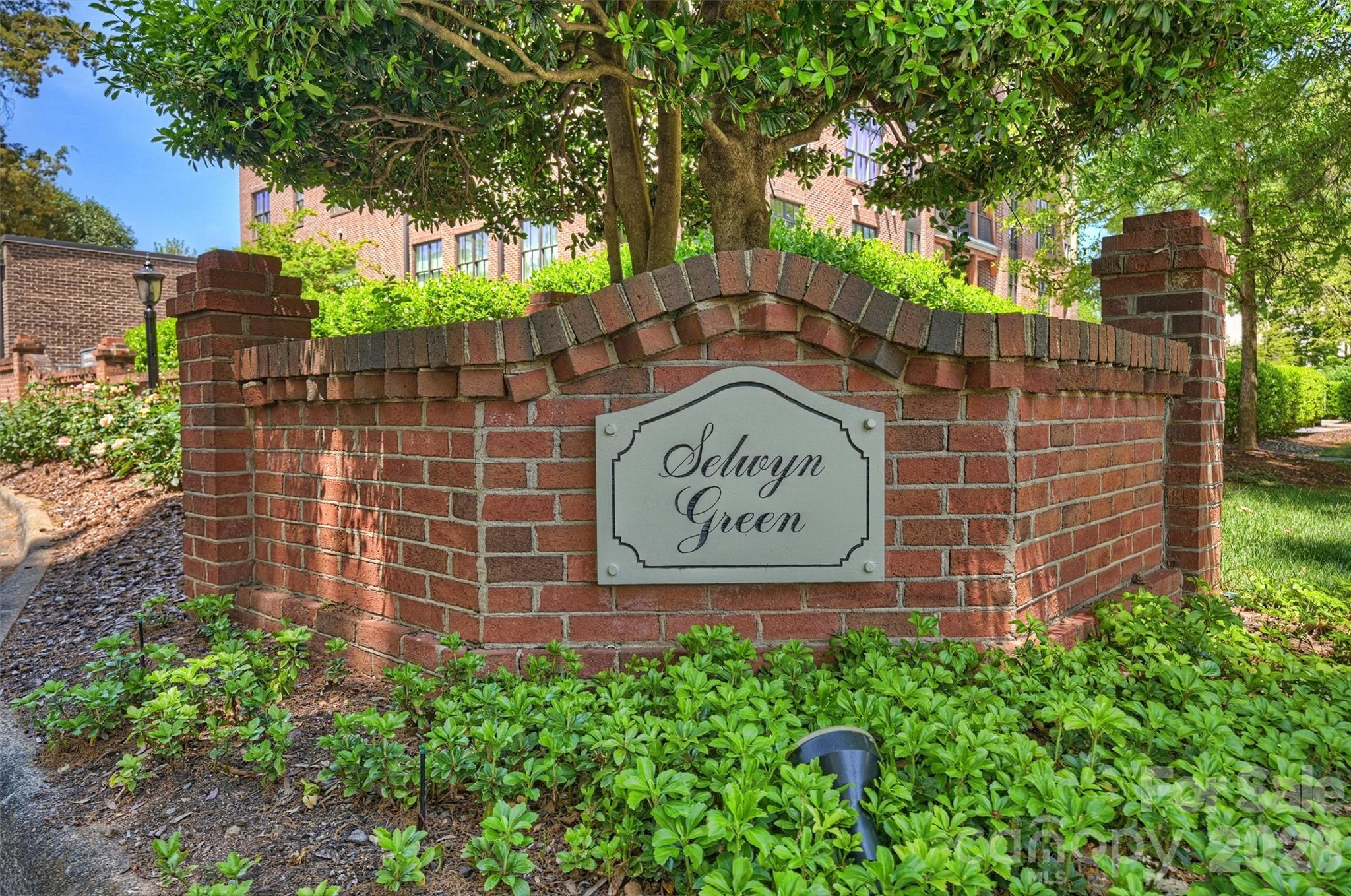 Photo 4 of 2320 Selwyn Avenue, Charlotte, NC