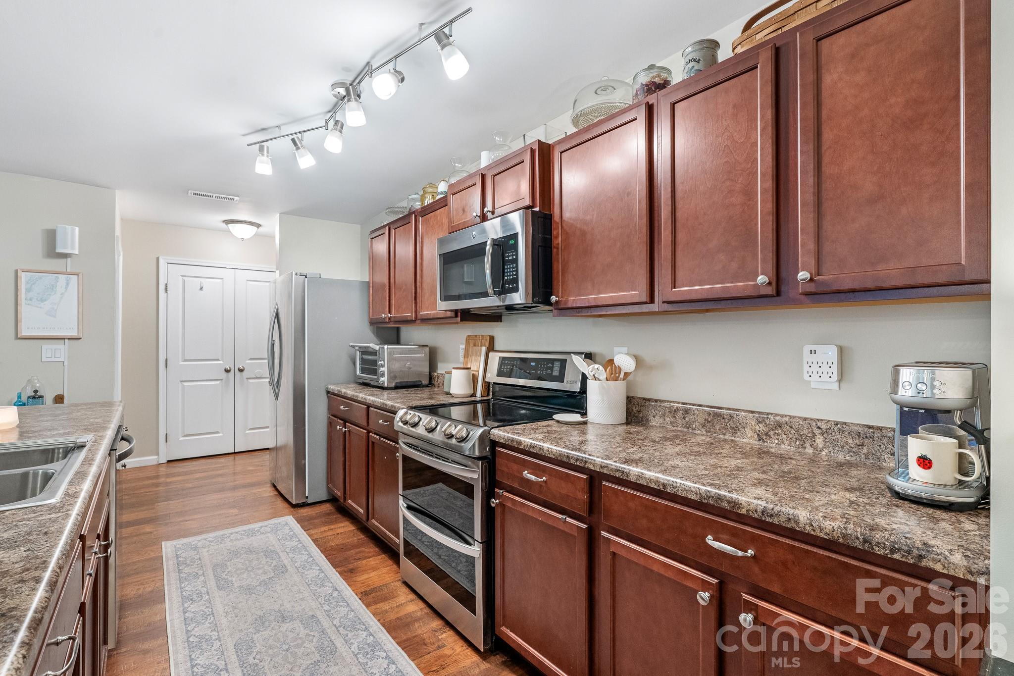 Photo 11 of 1631 Hooper Court, Charlotte, NC