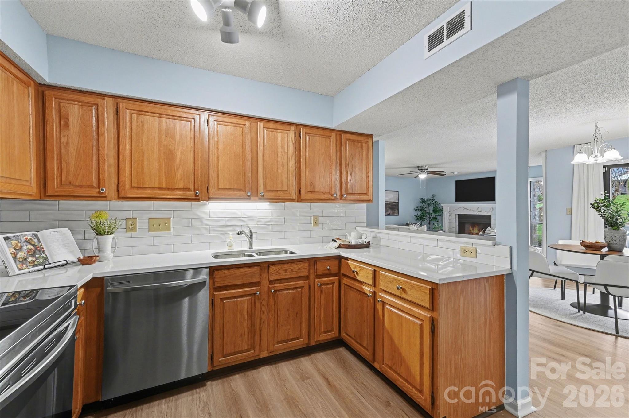 Photo 6 of 5866 Harris Grove Lane, Charlotte, NC