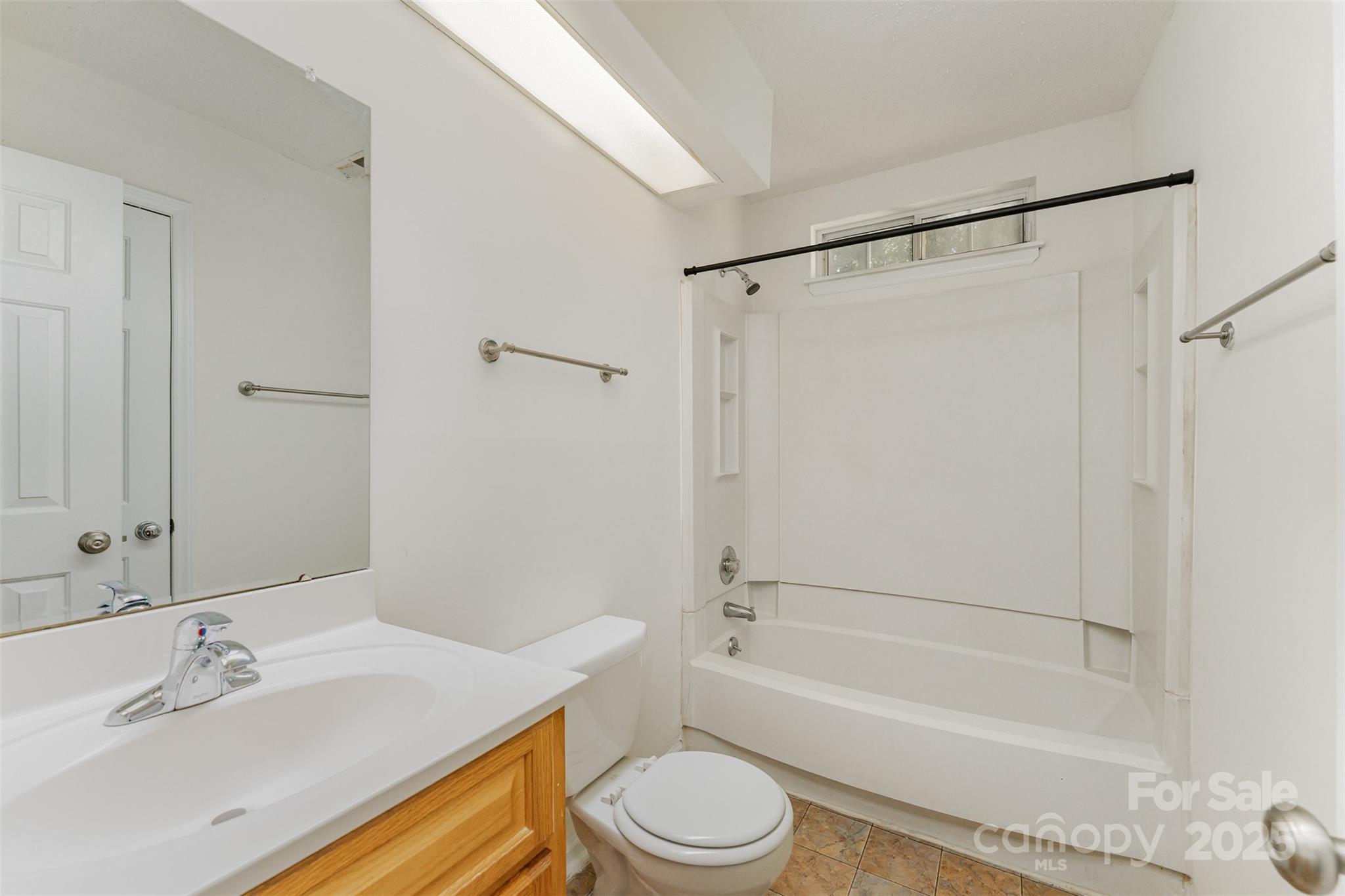 Photo 15 of 2319 Oak Leigh Drive, Charlotte, NC