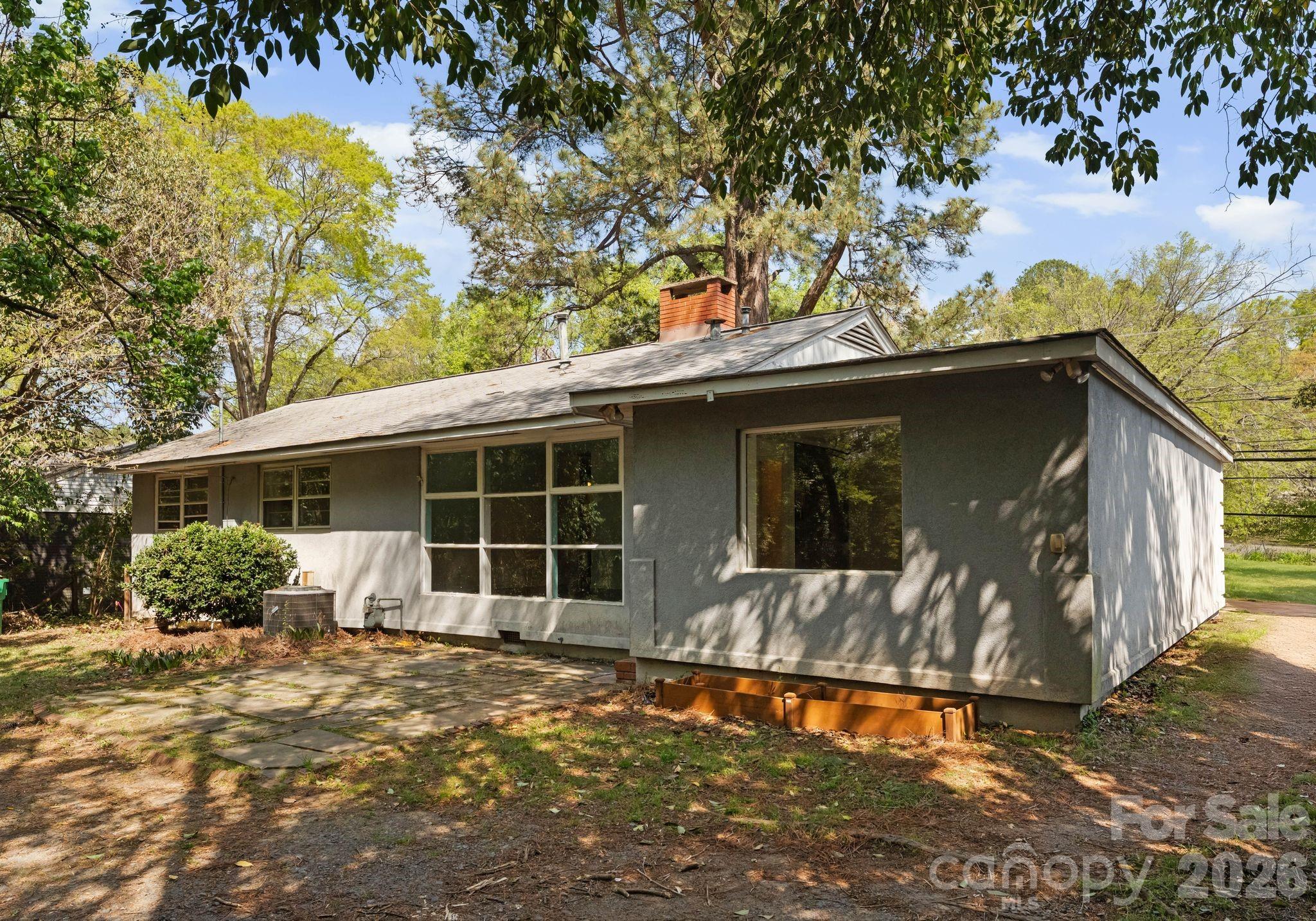 1136 E Woodlawn Road, Charlotte, NC - photo 43 of 48