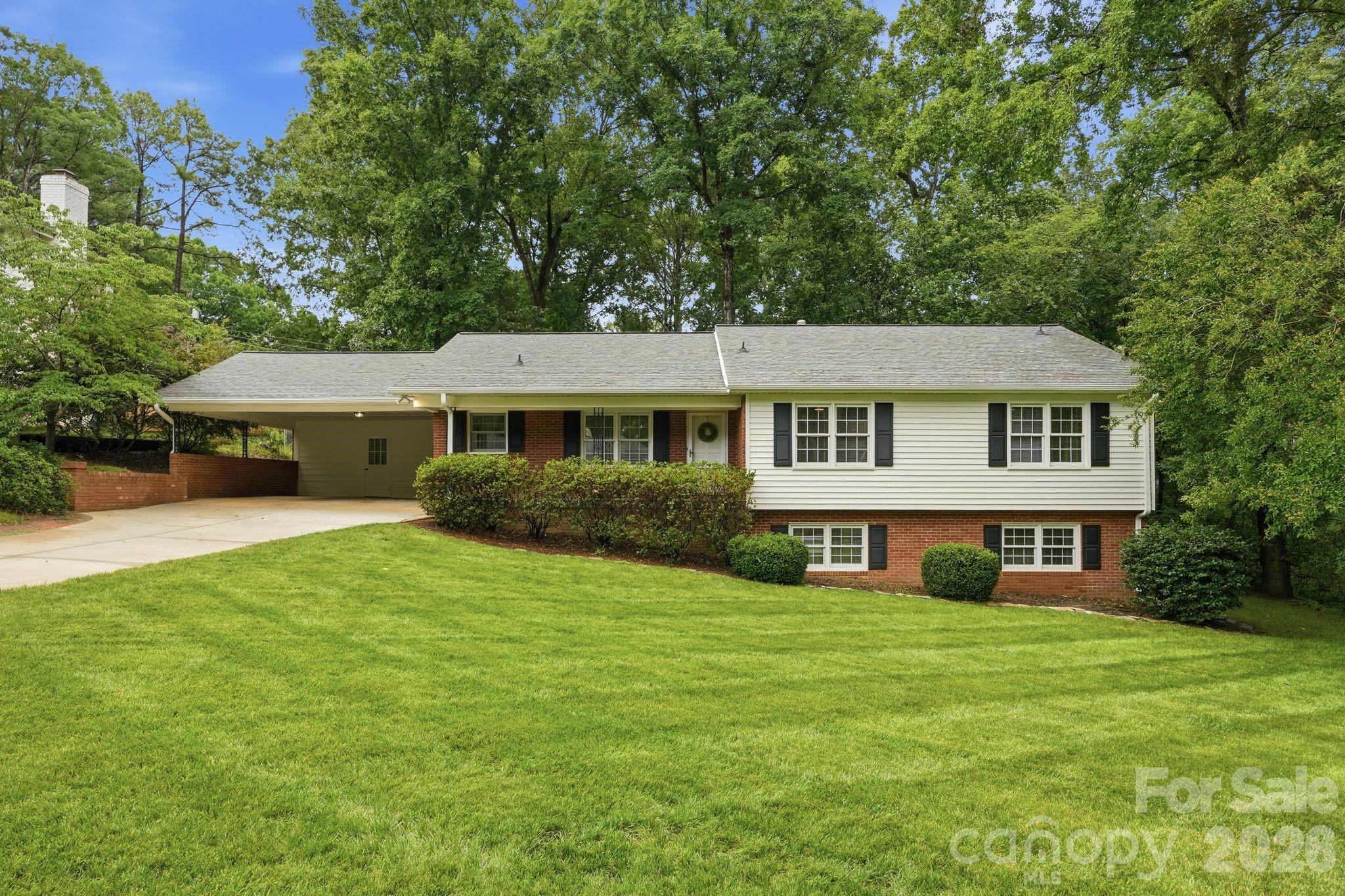 Home for sale at 926 Shady Bluff Drive, Charlotte, NC — photo 1 of 28