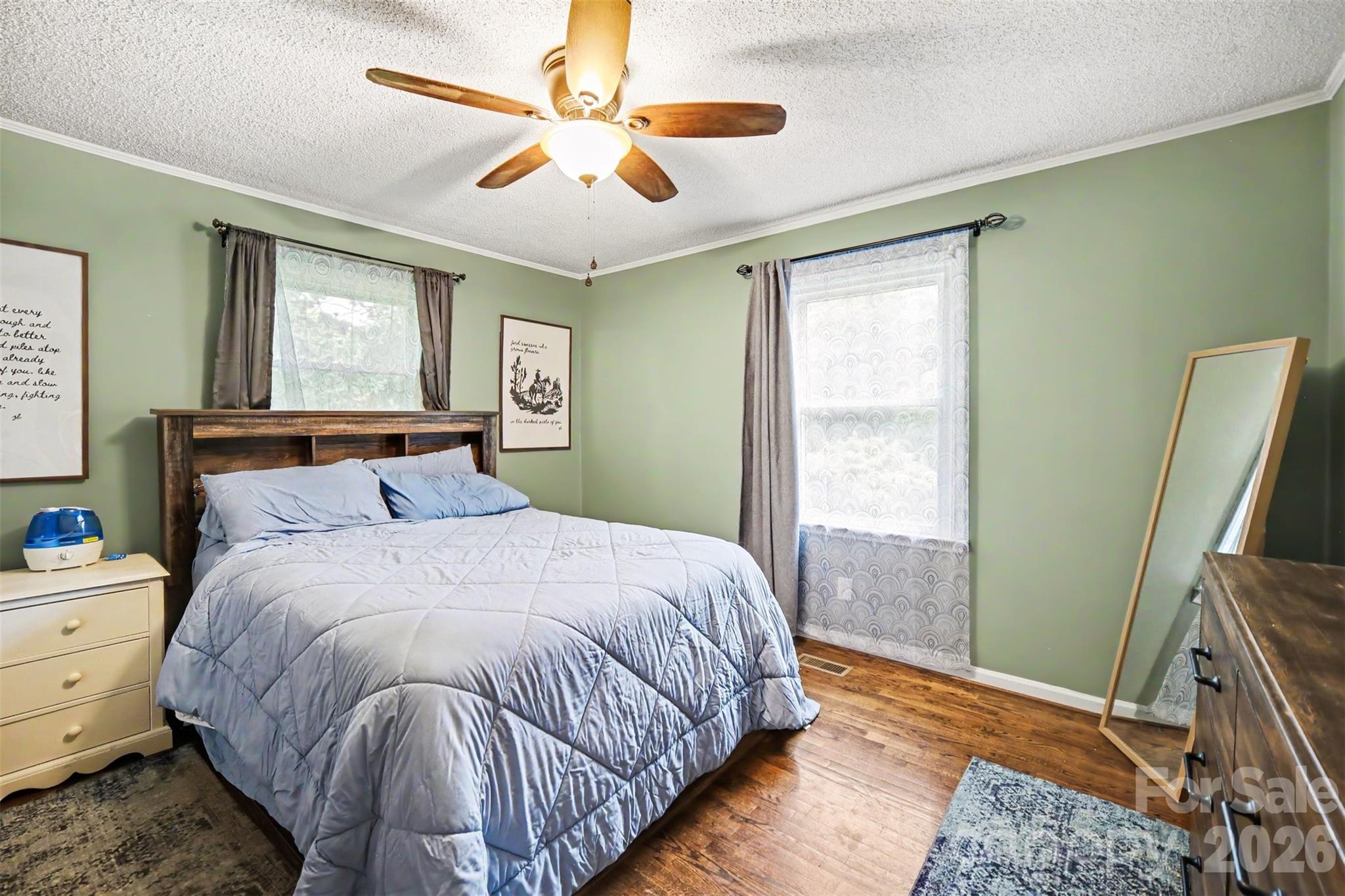 Photo 4 of 847 E Chestnut Street, Stanley, NC