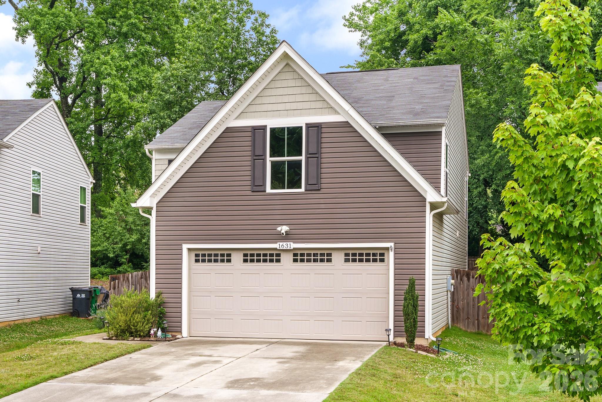 Home for sale at 1631 Hooper Court, Charlotte, NC — photo 1 of 33