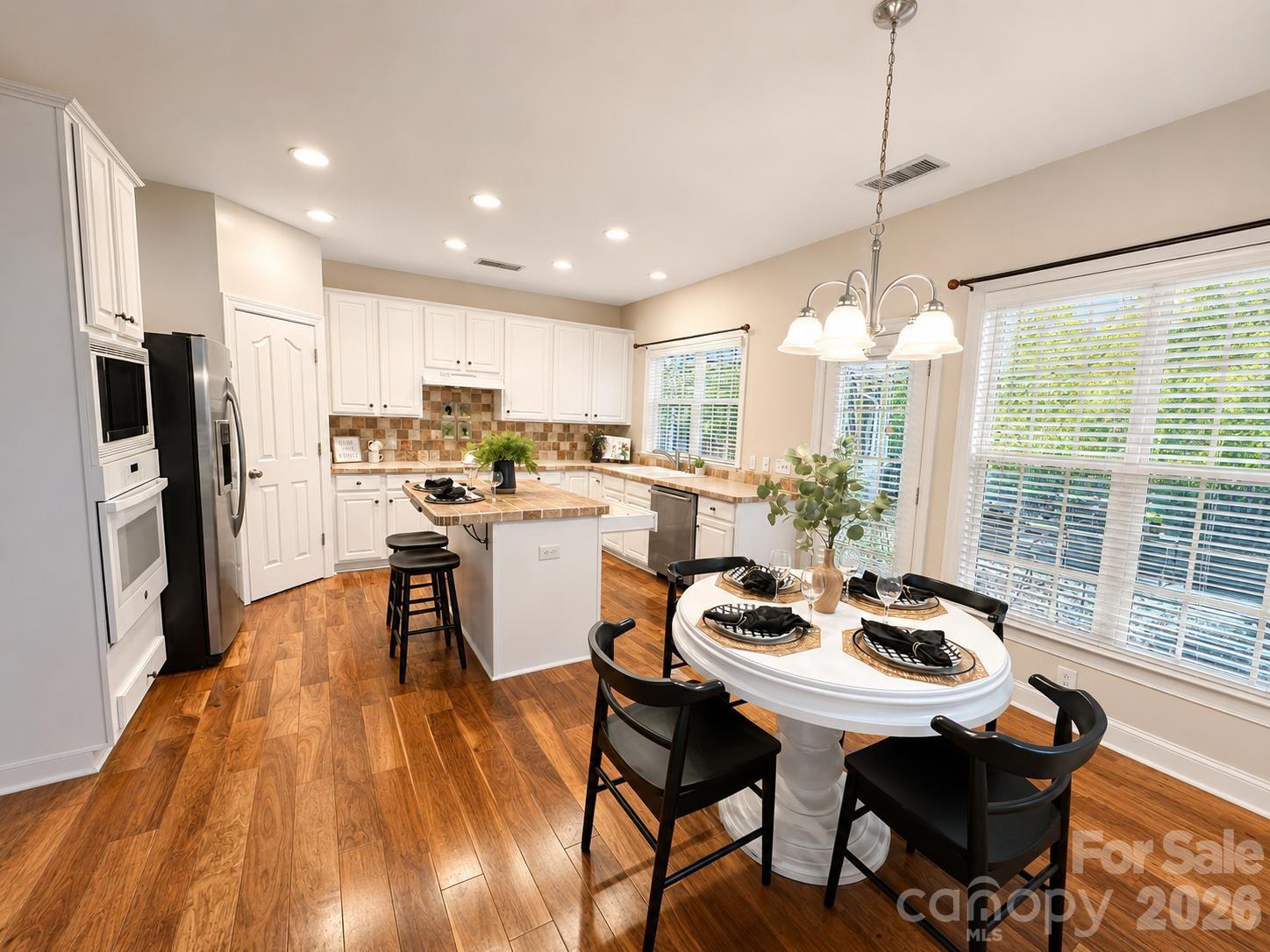 Photo 11 of 11106 Knight Castle Drive, Charlotte, NC