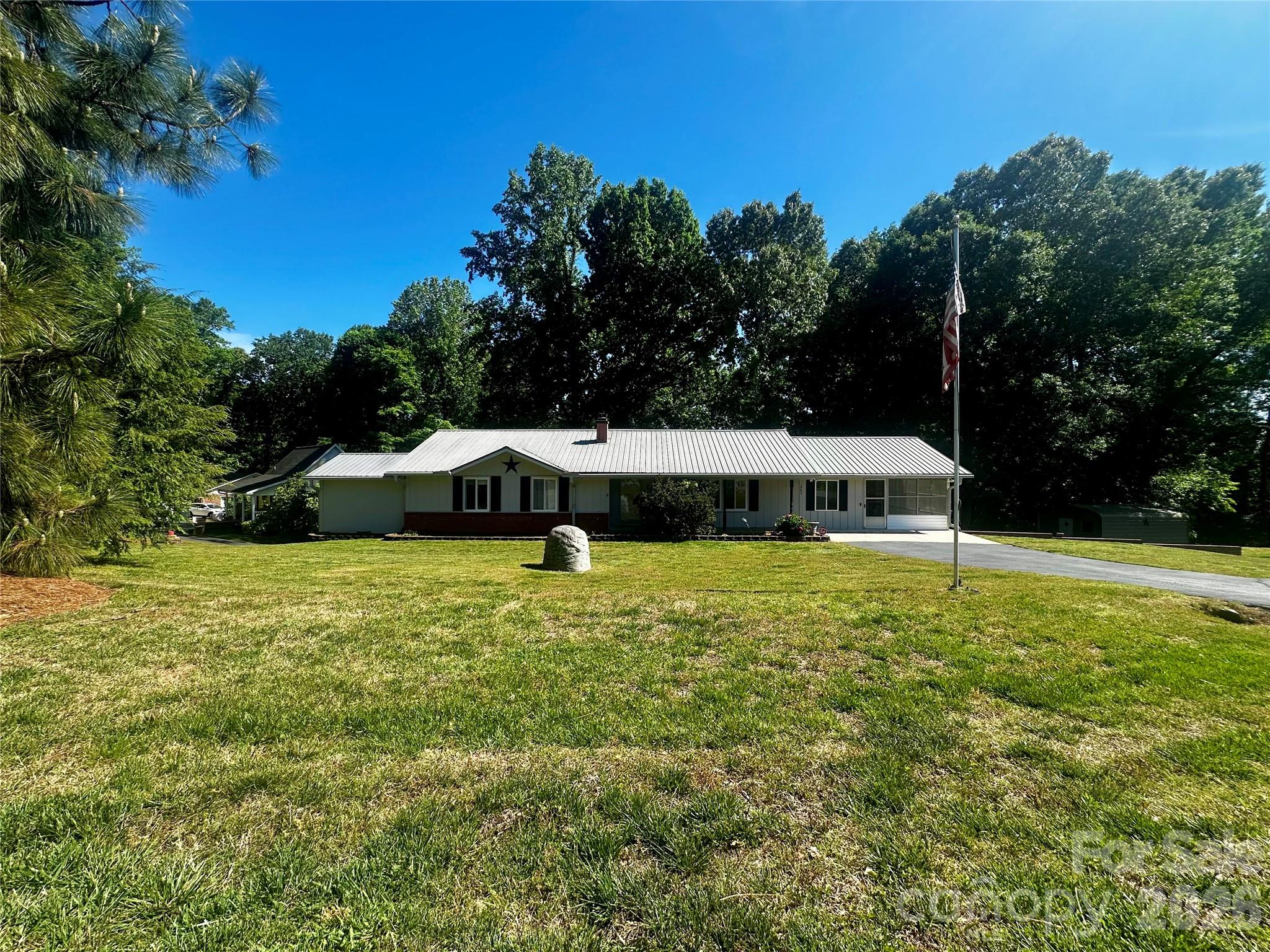 263 Spring Shore Road, Statesville, NC