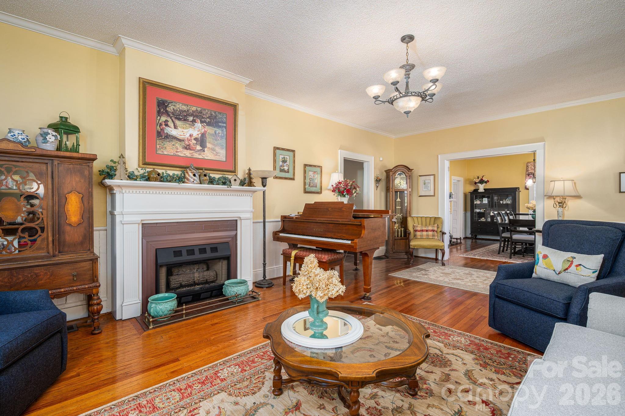 314 S Cedar Street, Lincolnton, NC - photo 7 of 44