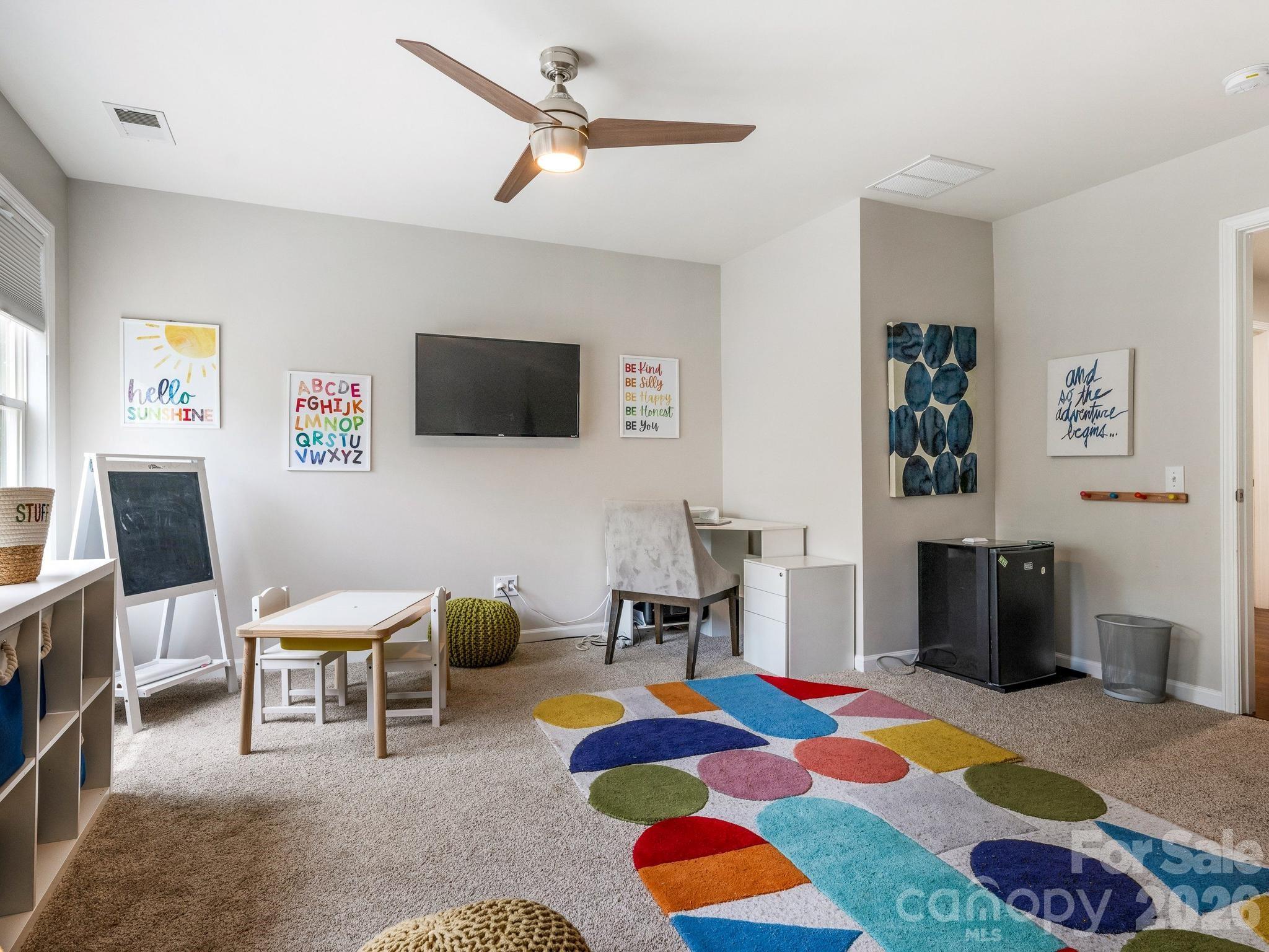 Photo 17 of 6807 Guinevere Drive, Charlotte, NC