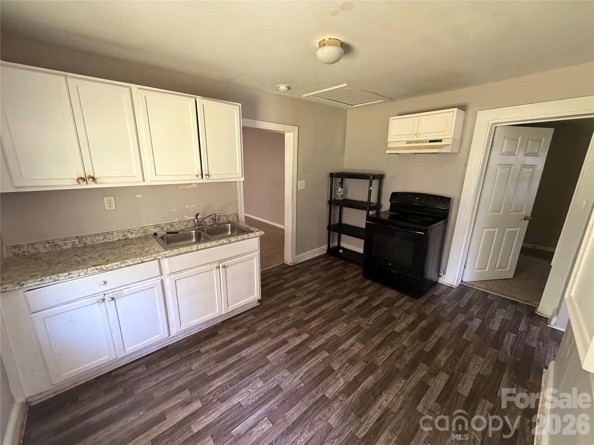 Photo 4 of 836 S Dalton Street, Gastonia, NC