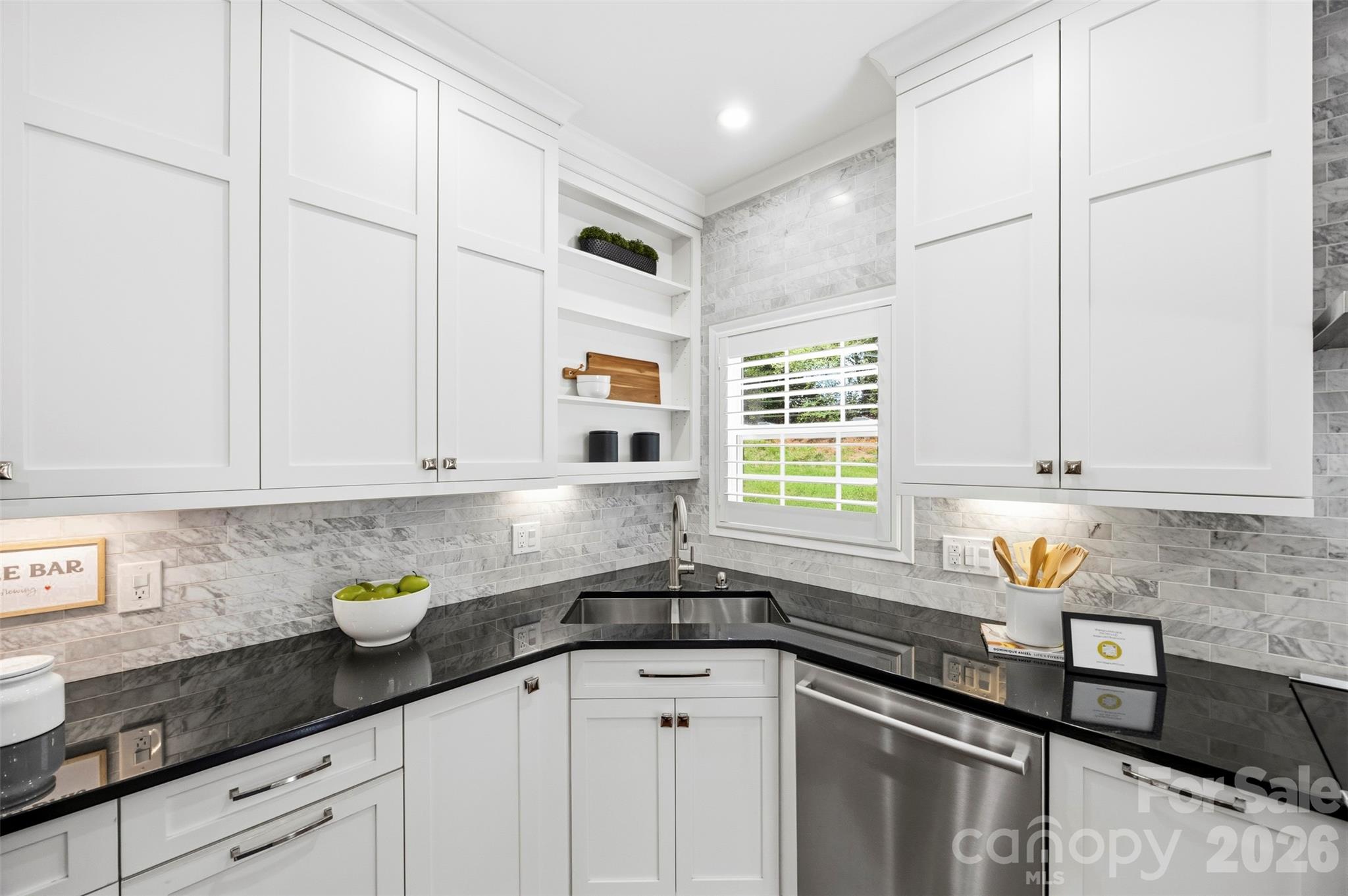 Photo 8 of 9415 Bonnie Briar Circle, Charlotte, NC