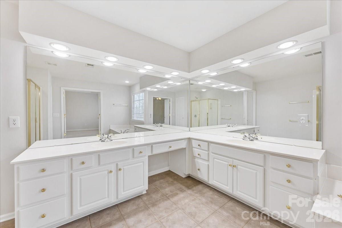 Photo 36 of 11143 Knight Castle Drive20, Charlotte, NC