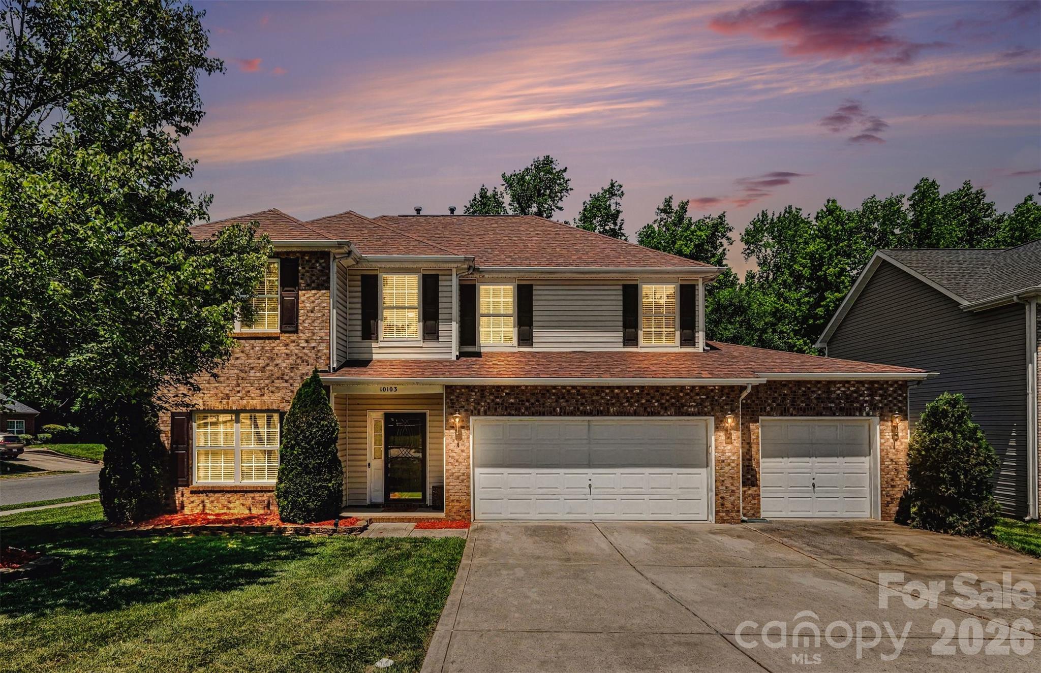 10103 Caldwell Forest Drive, Charlotte, NC - photo 1 of 35