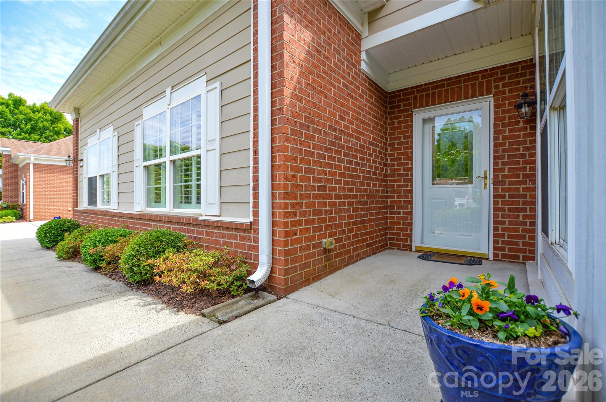 2249 N Castle Court, Matthews, NC - photo 4 of 38