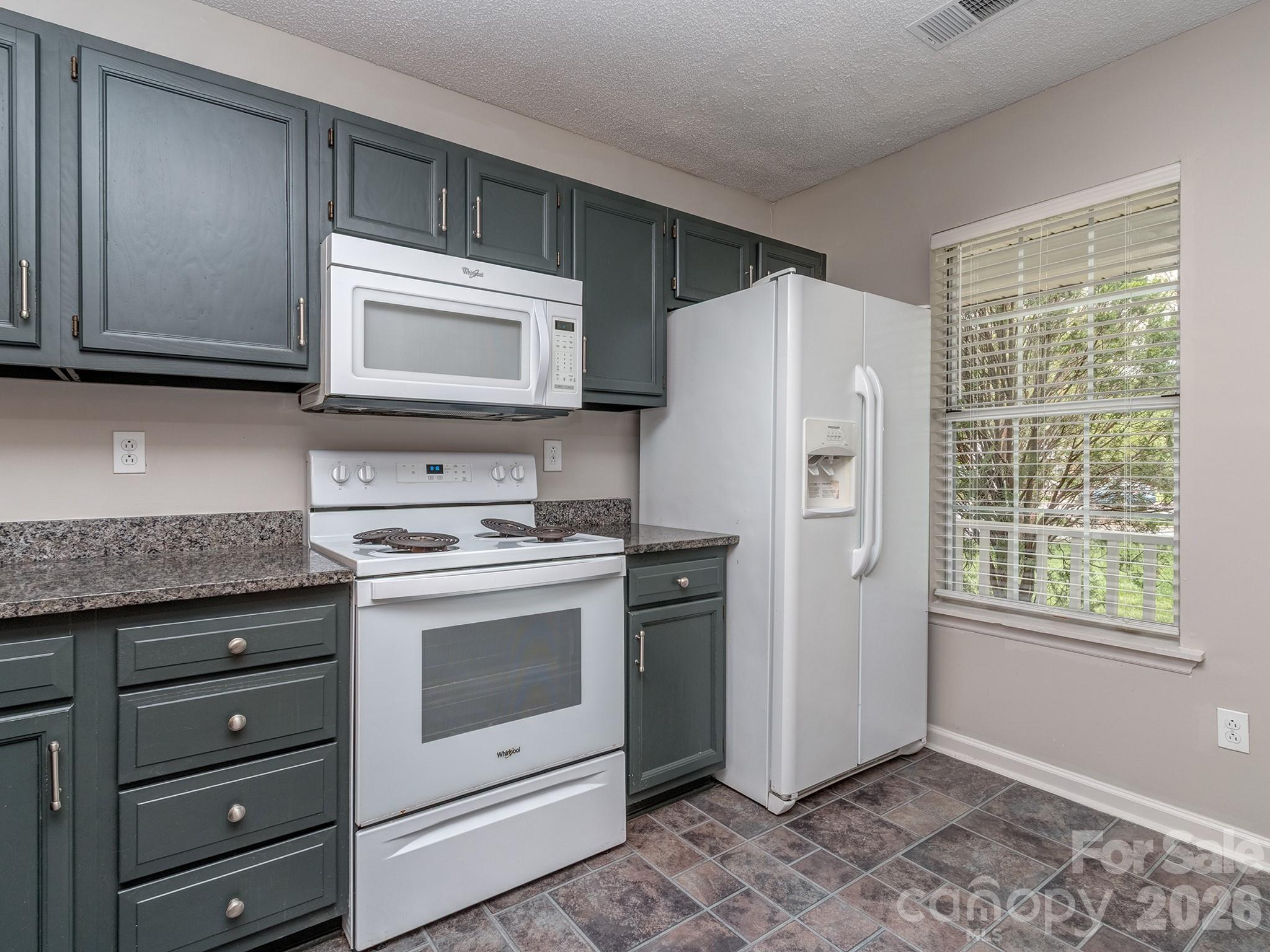 Photo 5 of 8211 Golf Ridge Drive, Charlotte, NC