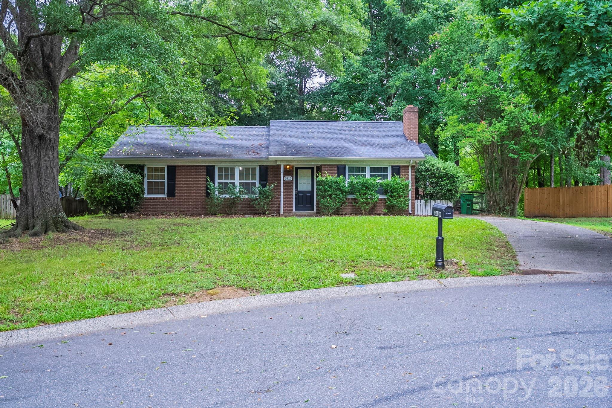 6410 Pineburr Court, Charlotte, NC - photo 2 of 38