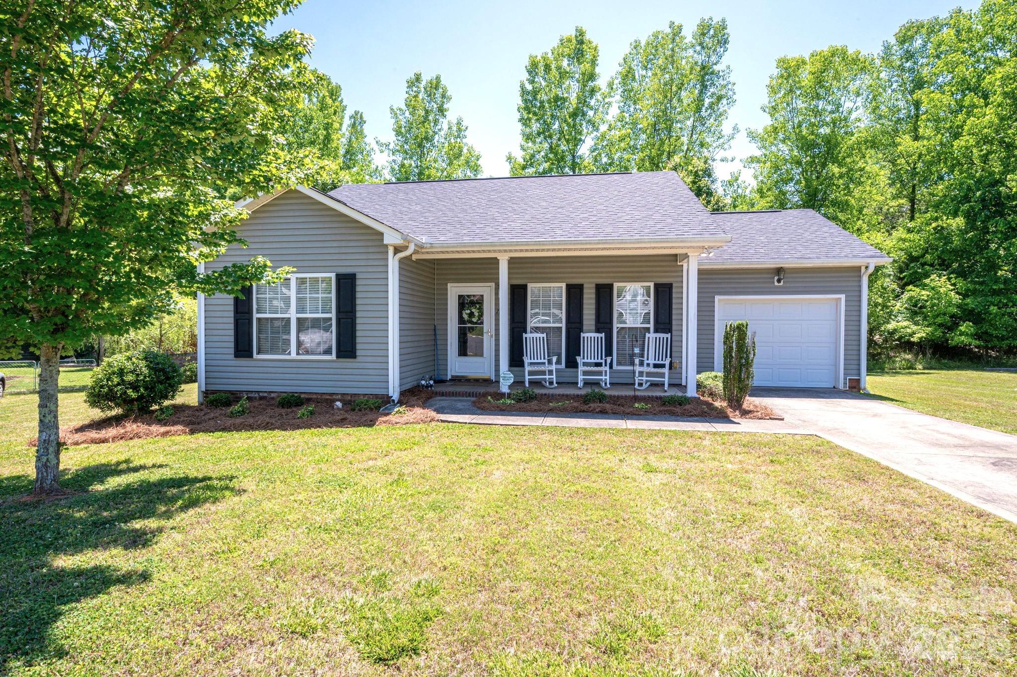 7212 Pinfeather Circle, Cramerton, NC