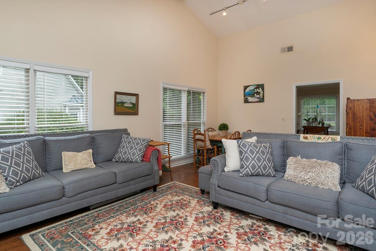 Photo 6 of 5935 Fitzwilliams Lane, Charlotte, NC