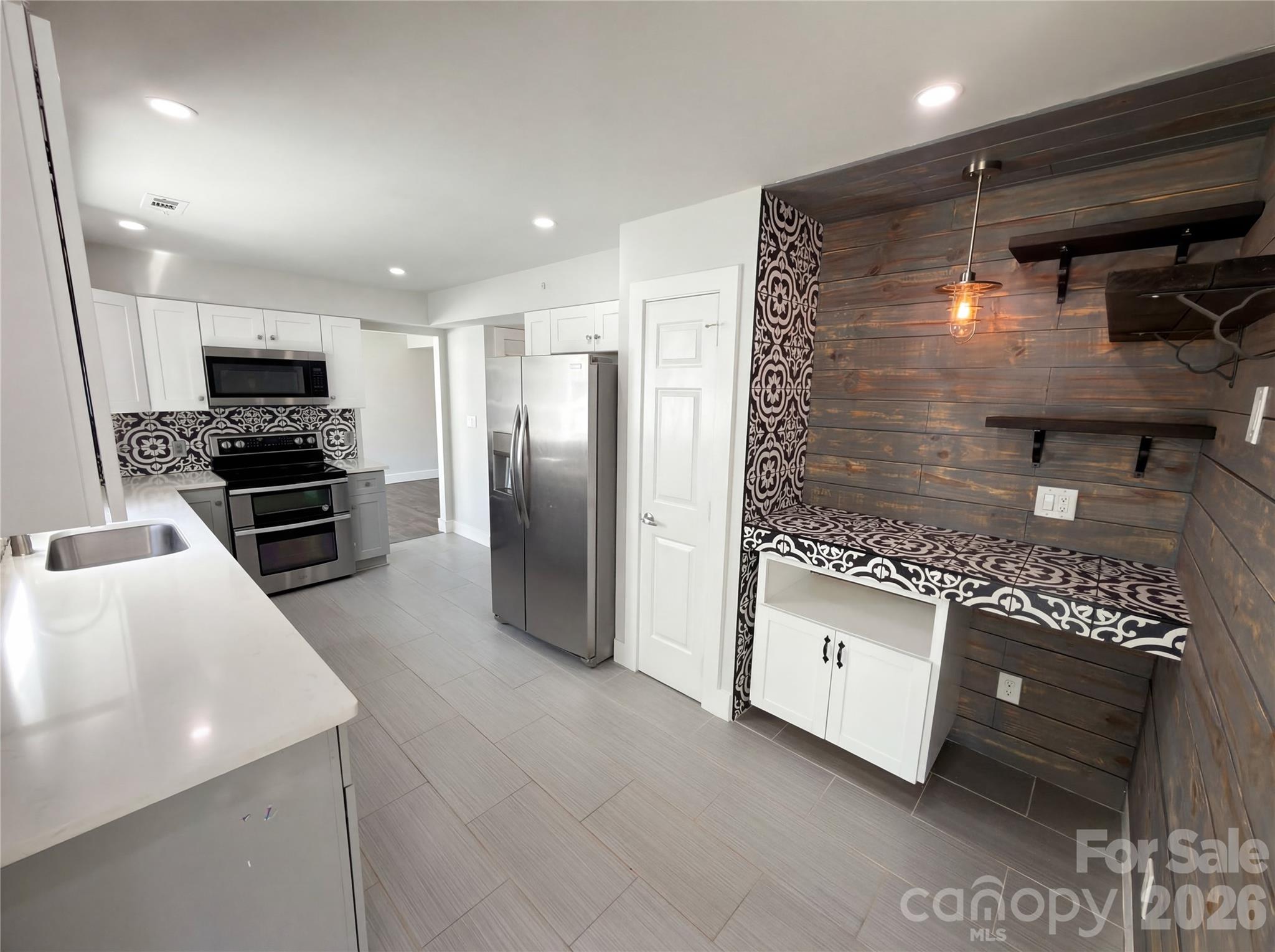 Photo 9 of 12015 Landen Drive, Charlotte, NC