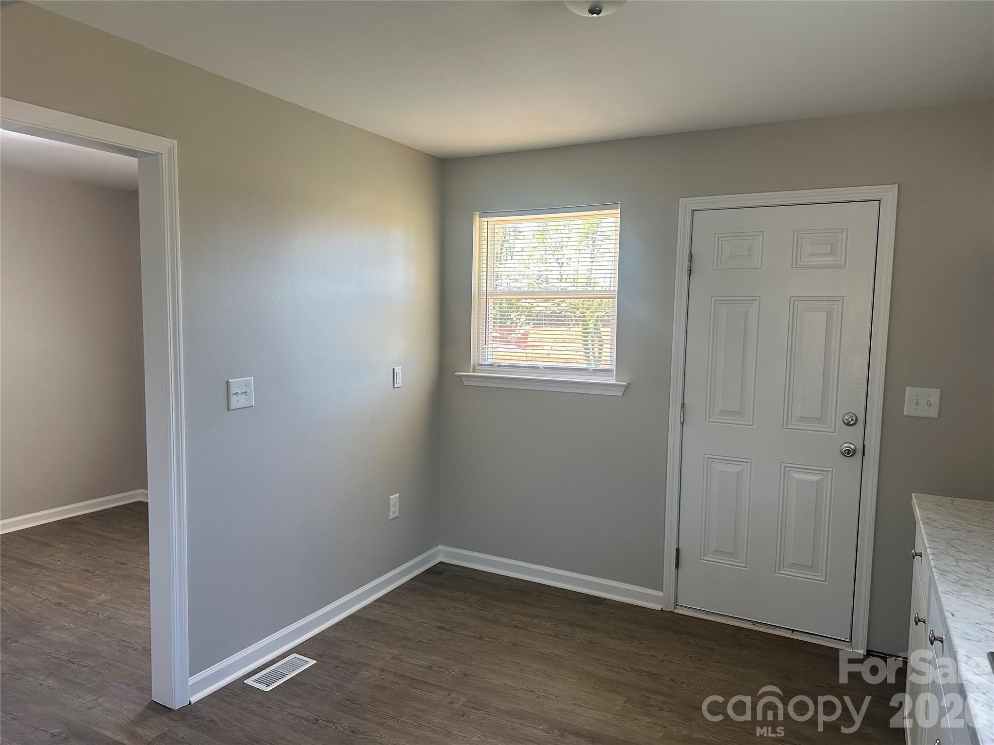 Photo 4 of 509 Skipwith Place, Charlotte, NC