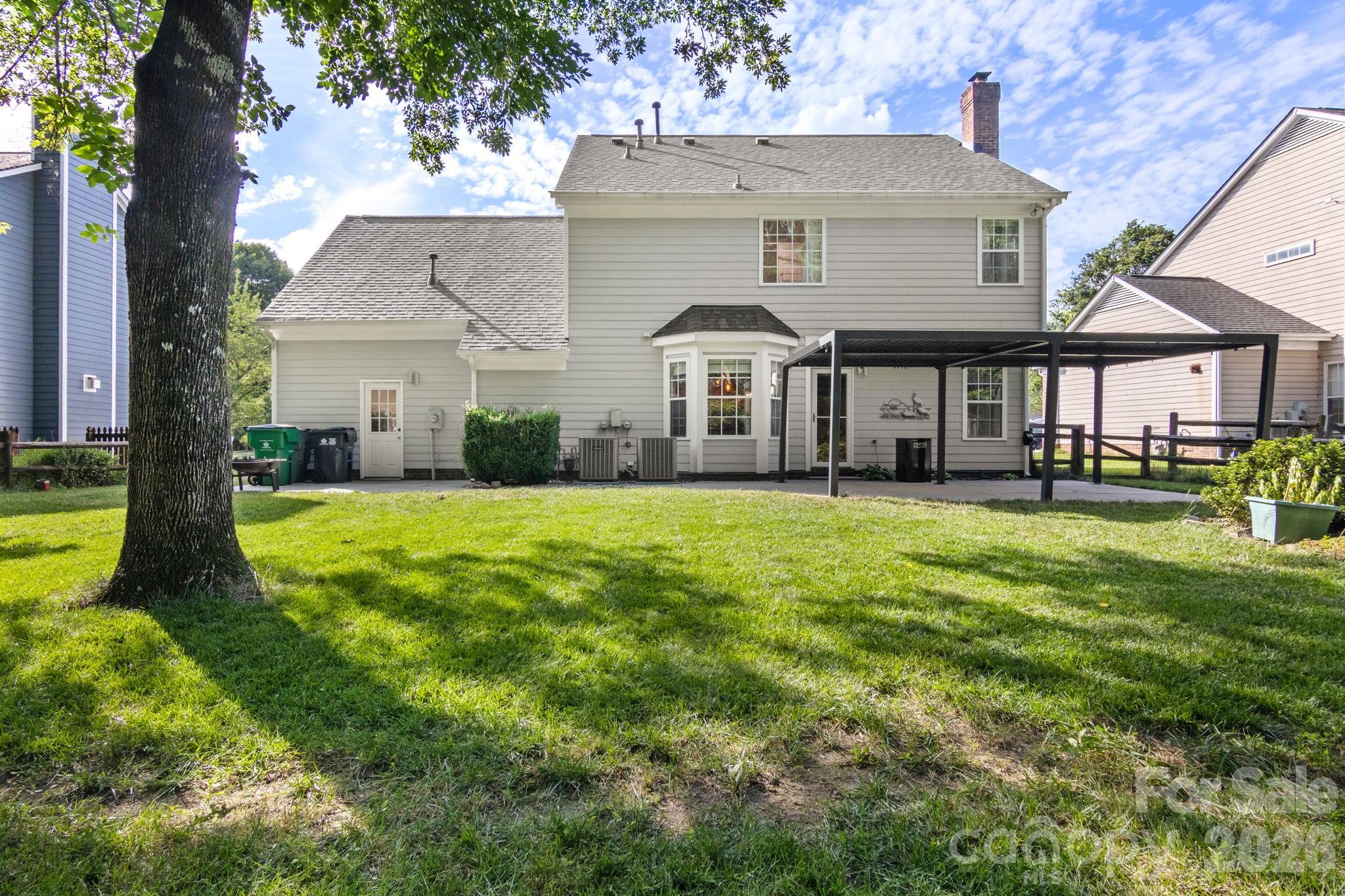 Photo 2 of 11413 Hunters Landing Drive, Charlotte, NC