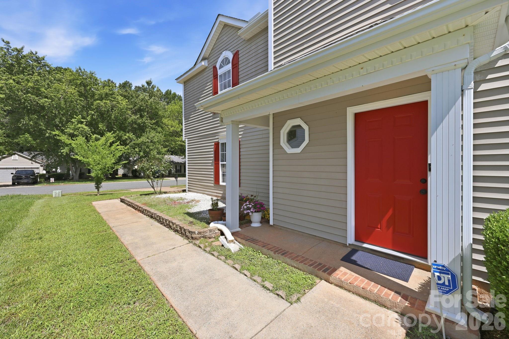 Photo 2 of 6912 Alanbrook Road, Charlotte, NC