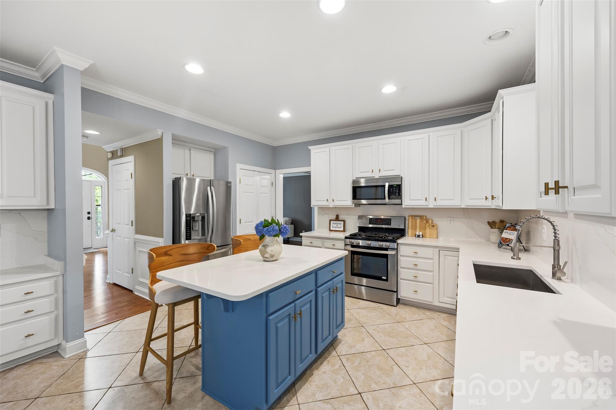 Photo 2 of 2832 Shady Reach Lane, Charlotte, NC