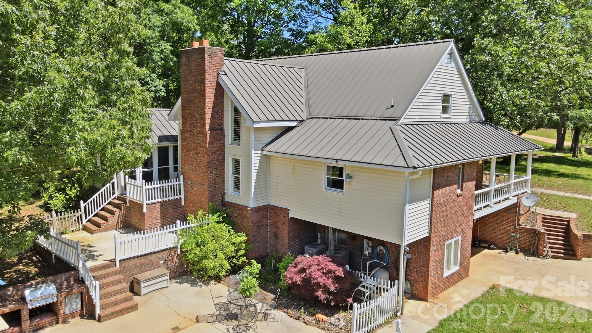 Photo 2 of 846 Windy Oaks Way, Lancaster, SC
