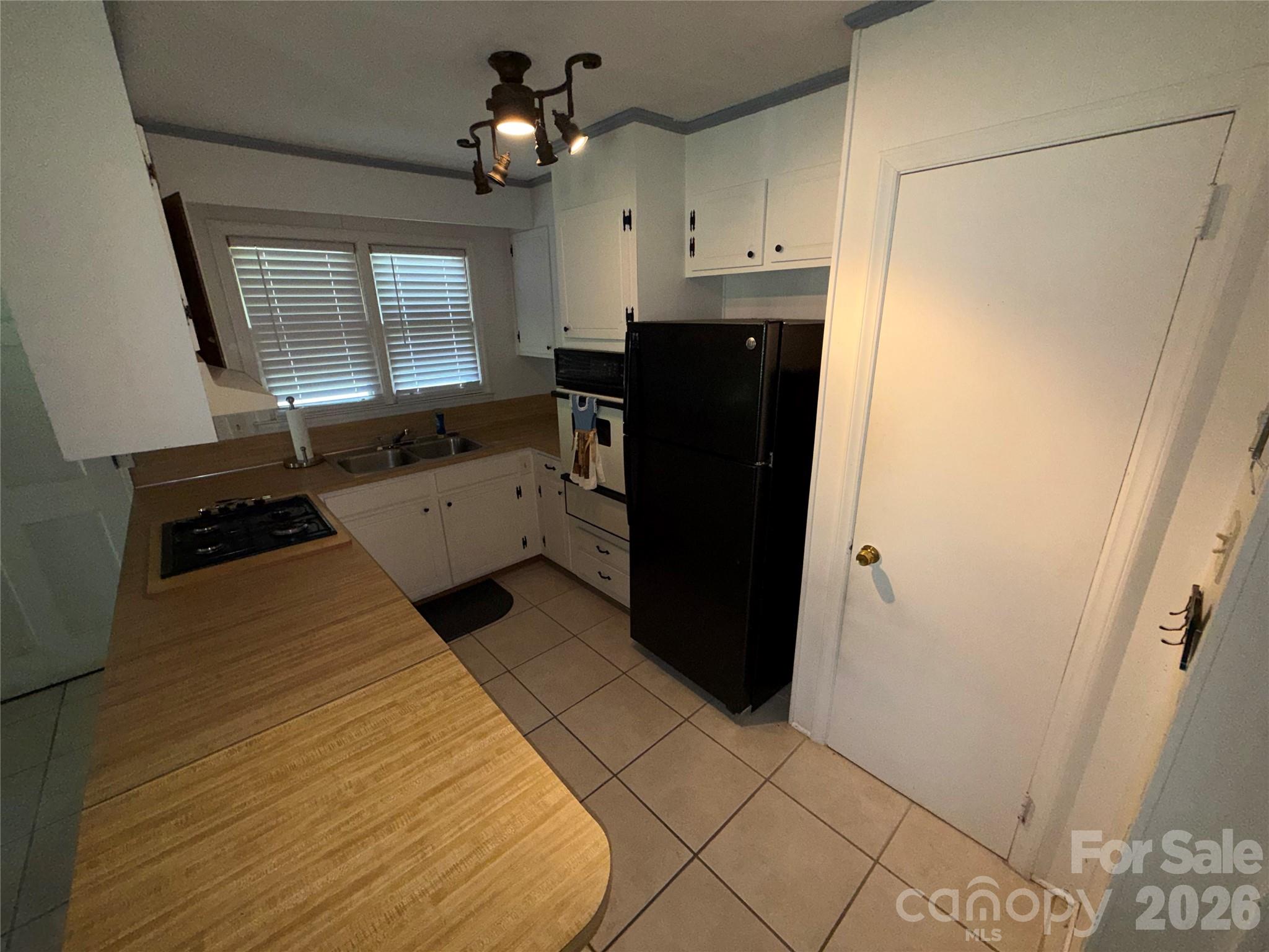 Home for sale at 3930 Fircrest Drive, Charlotte, NC — photo 13 of 23