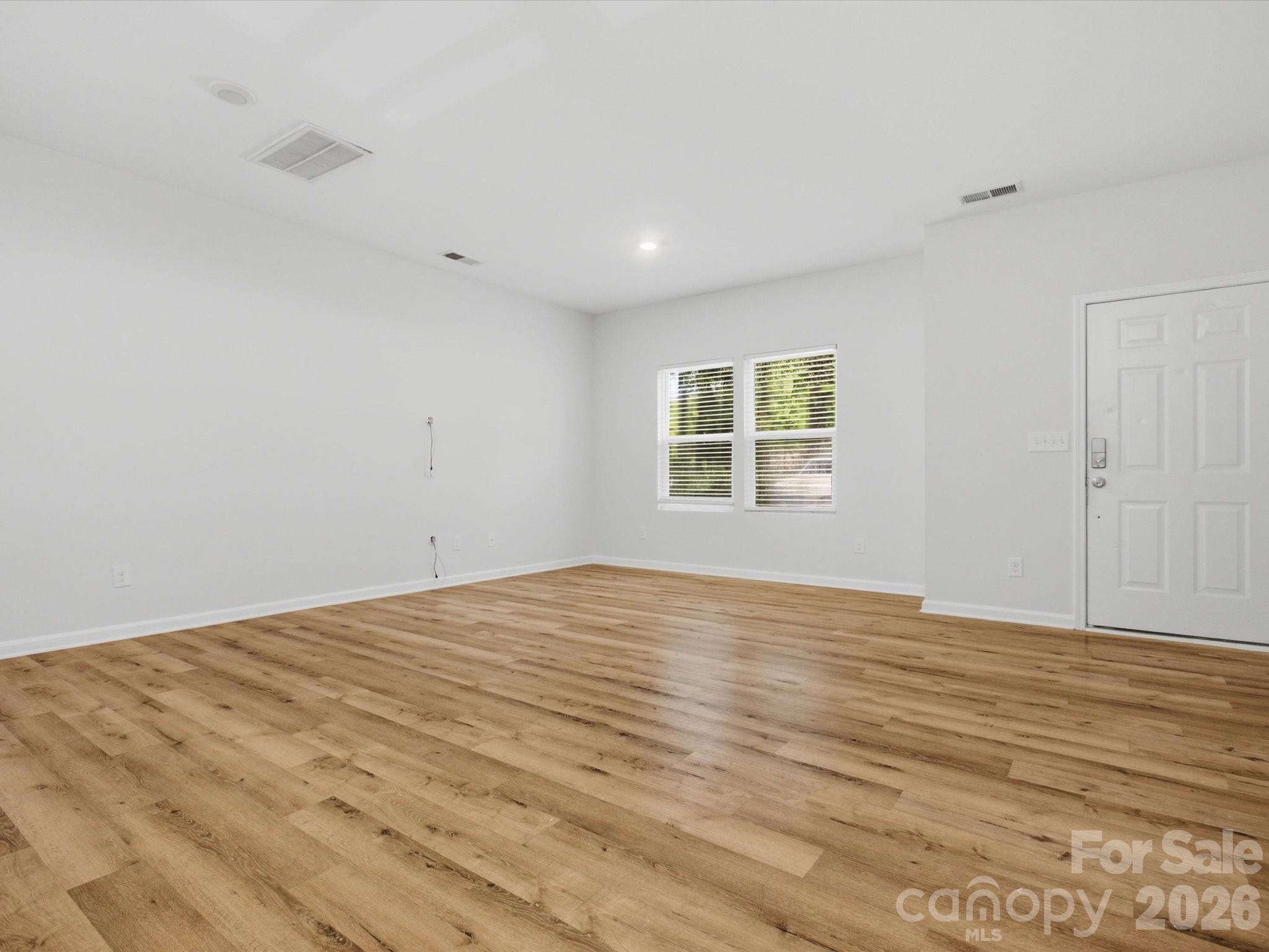 Home for sale at 1609 Ronald Street, Charlotte, NC — photo 5 of 25