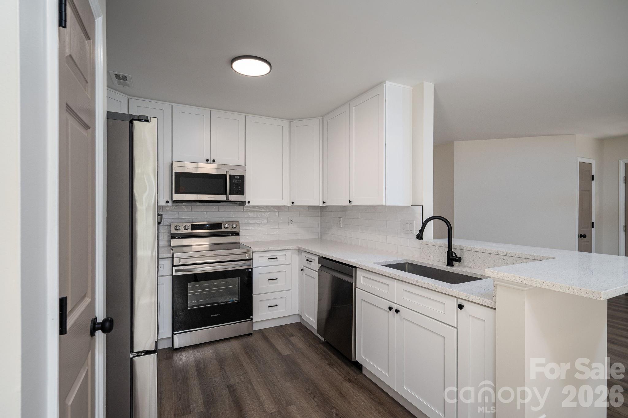 Photo 13 of 3119 Mintleaf Drive, Charlotte, NC