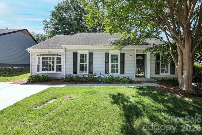 14011 Eden Court, Pineville, NC - photo 1 of 33