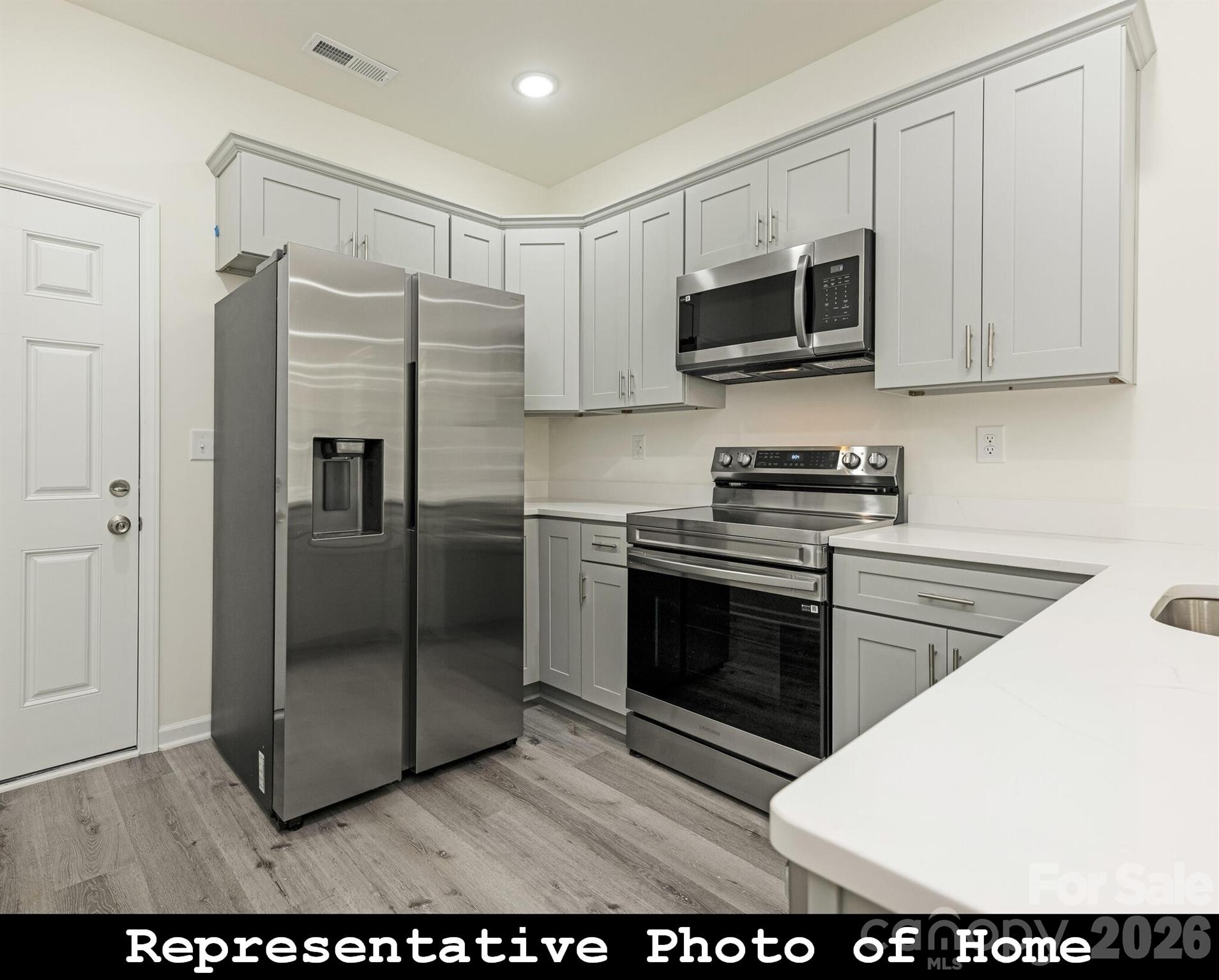 Photo 7 of 962 S Hoskins Road, Charlotte, NC
