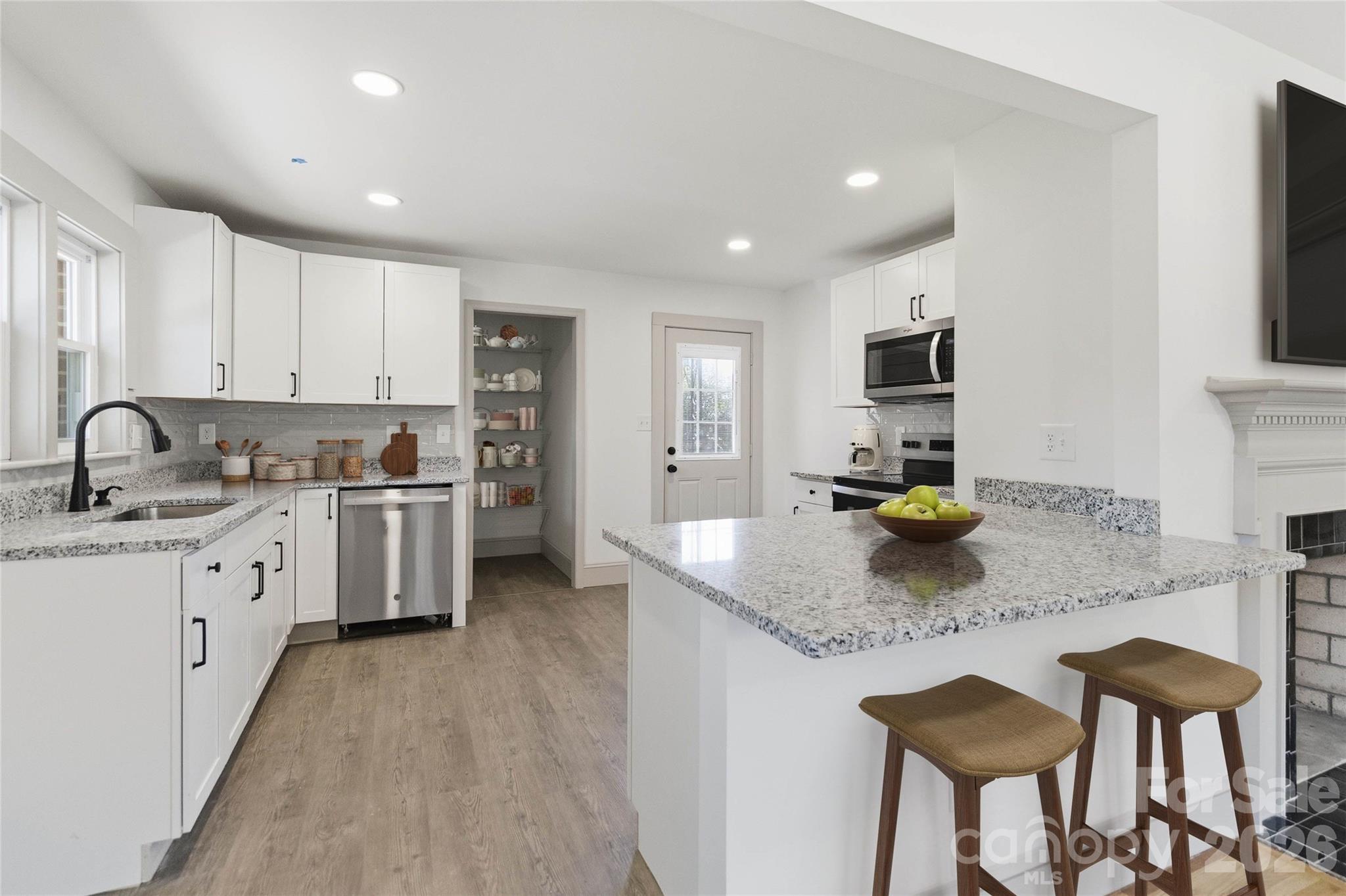 Photo 10 of 3609 Eastway Drive, Charlotte, NC