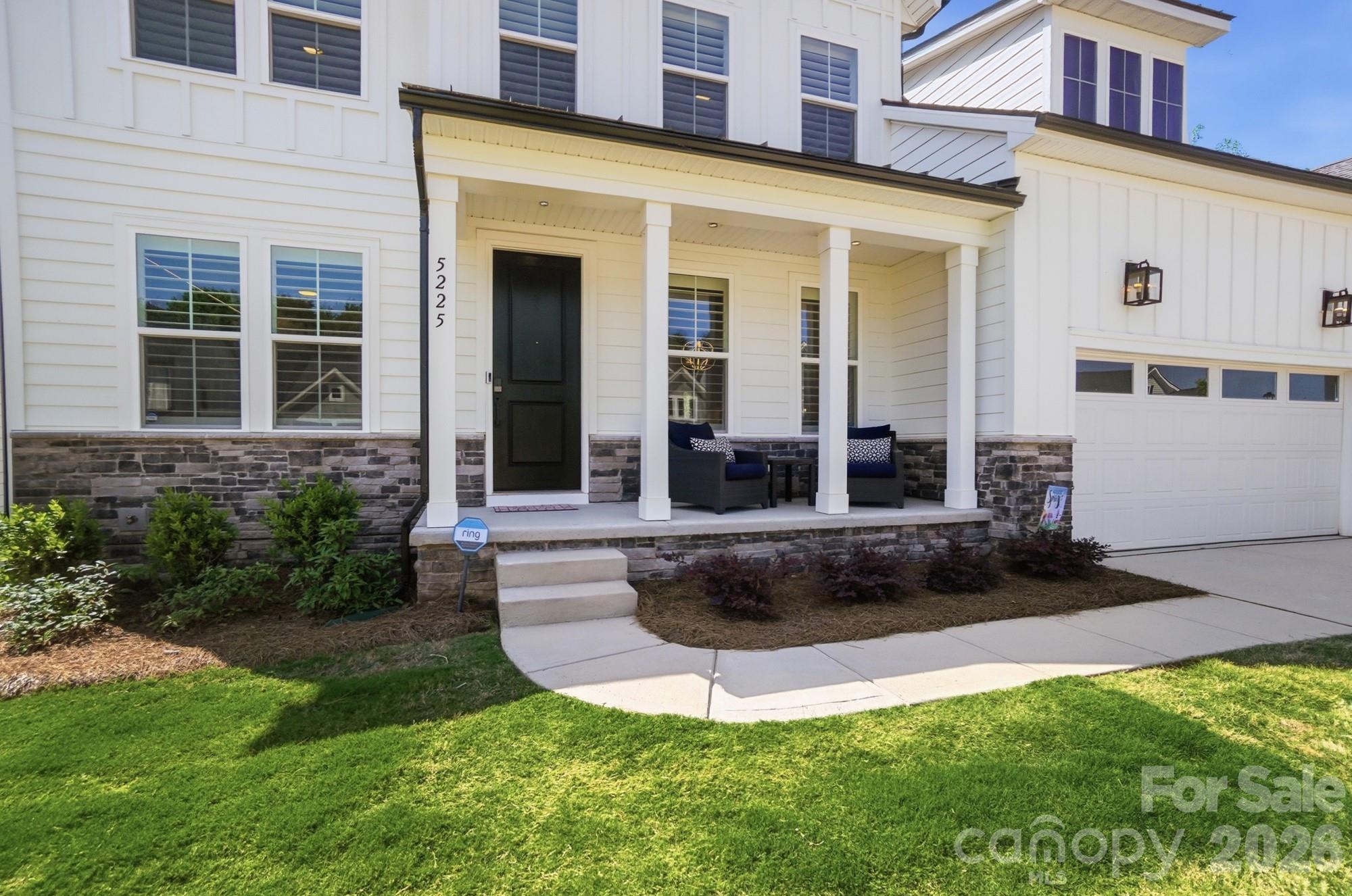 Photo 2 of 5225 Glenwalk Drive, Charlotte, NC