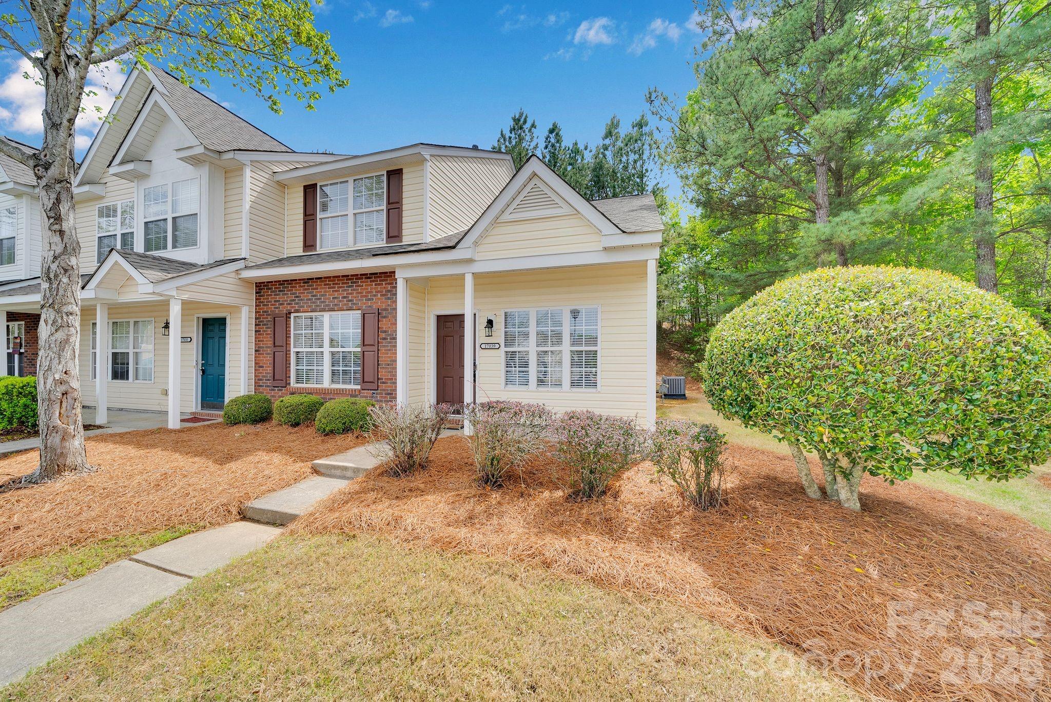 Photo 2 of 17039 Greenlawn Hills Court, Charlotte, NC