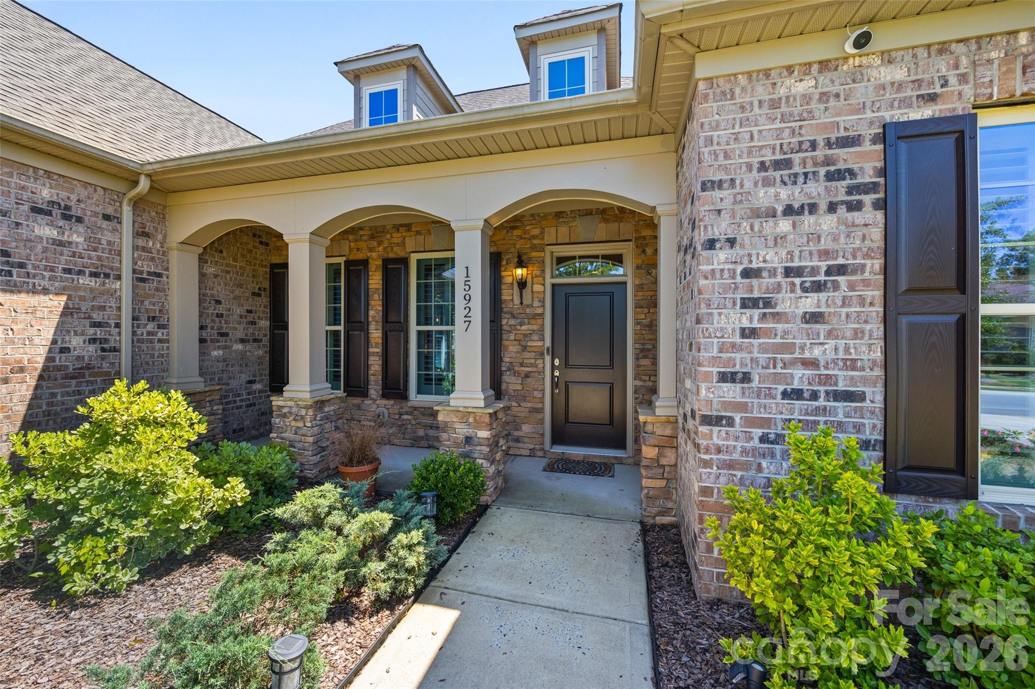 Photo 4 of 15927 Vale Ridge Drive, Charlotte, NC