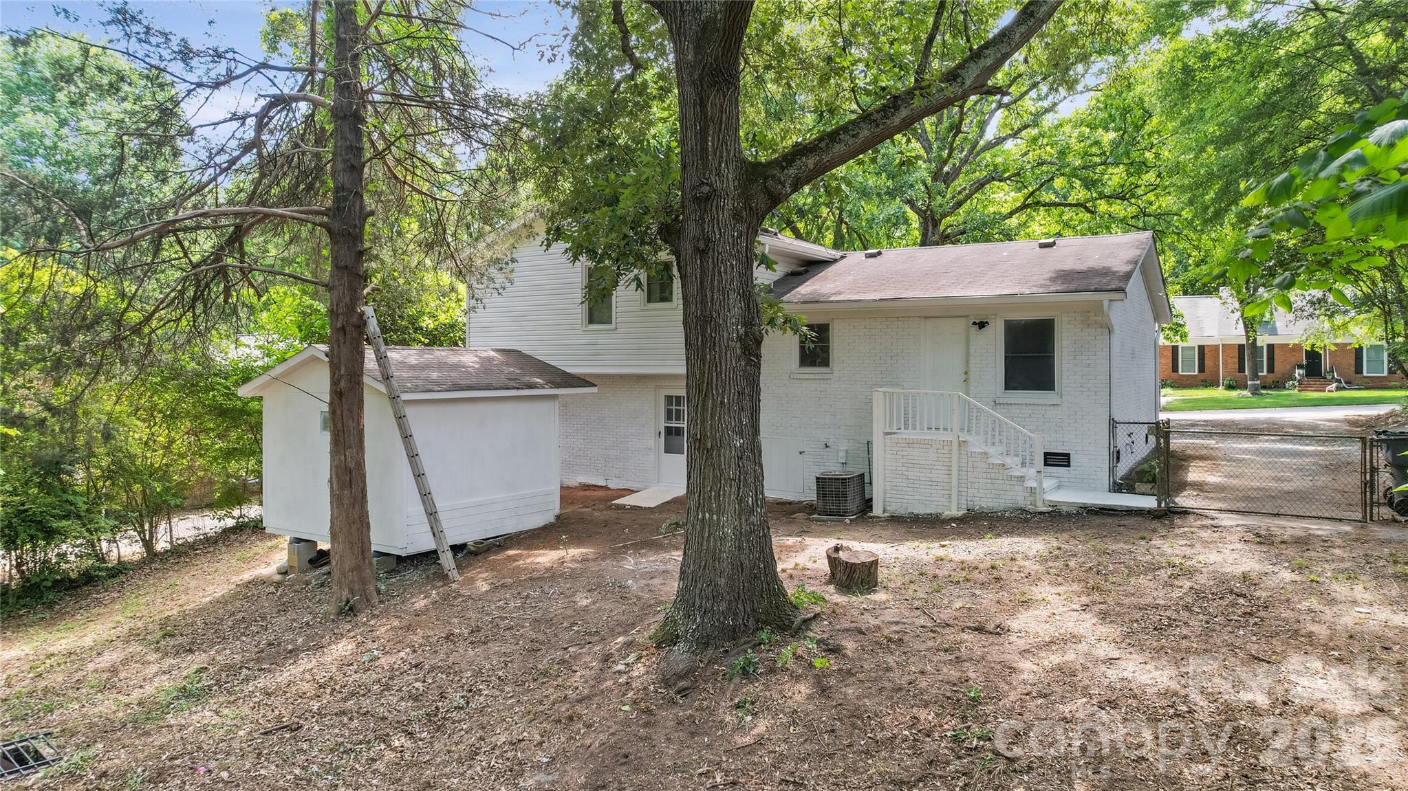 Photo 3 of 6126 Eagle Peak Drive, Charlotte, NC