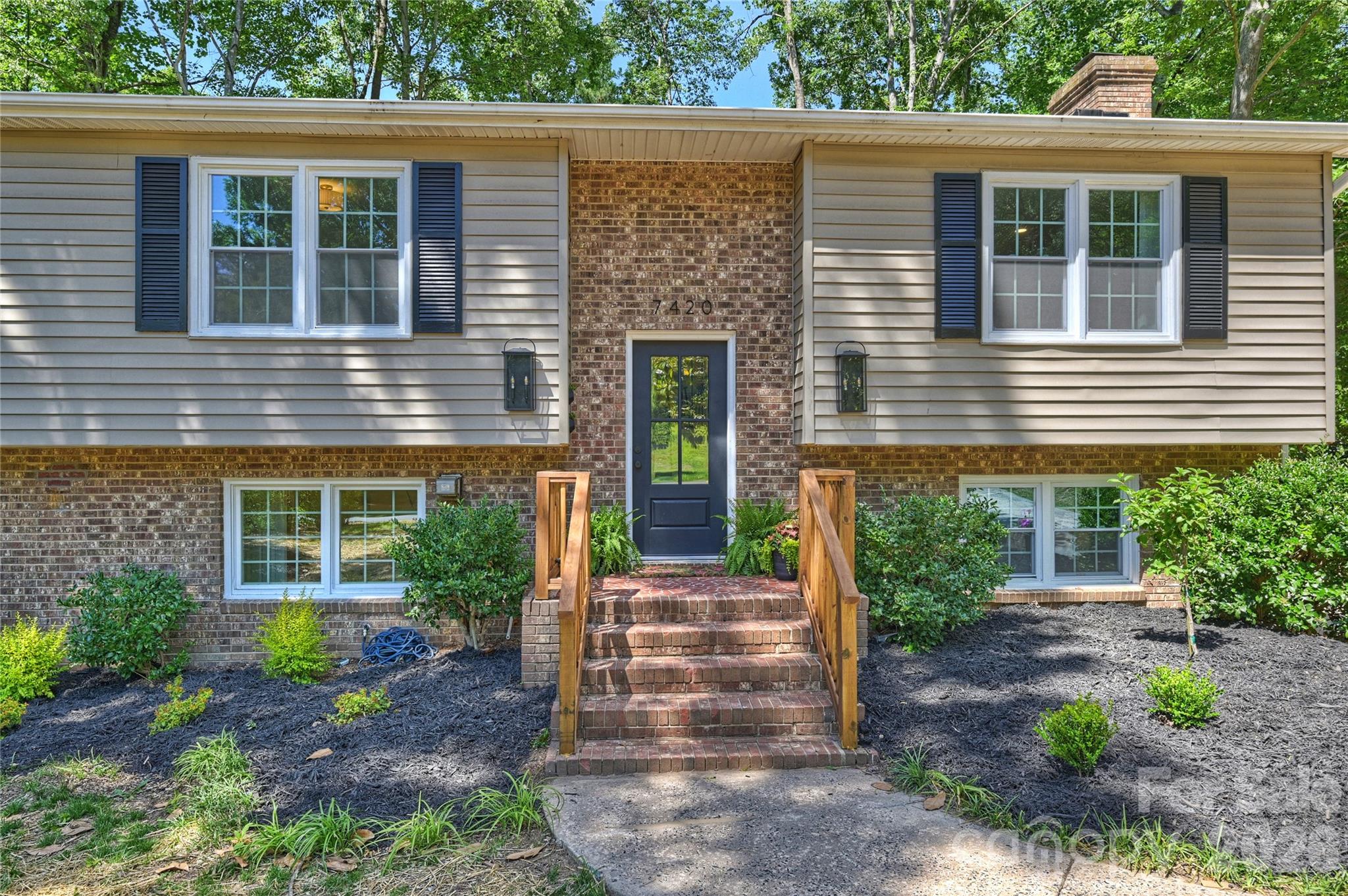 7420 Castlebar Road, Charlotte, NC - photo 2 of 36