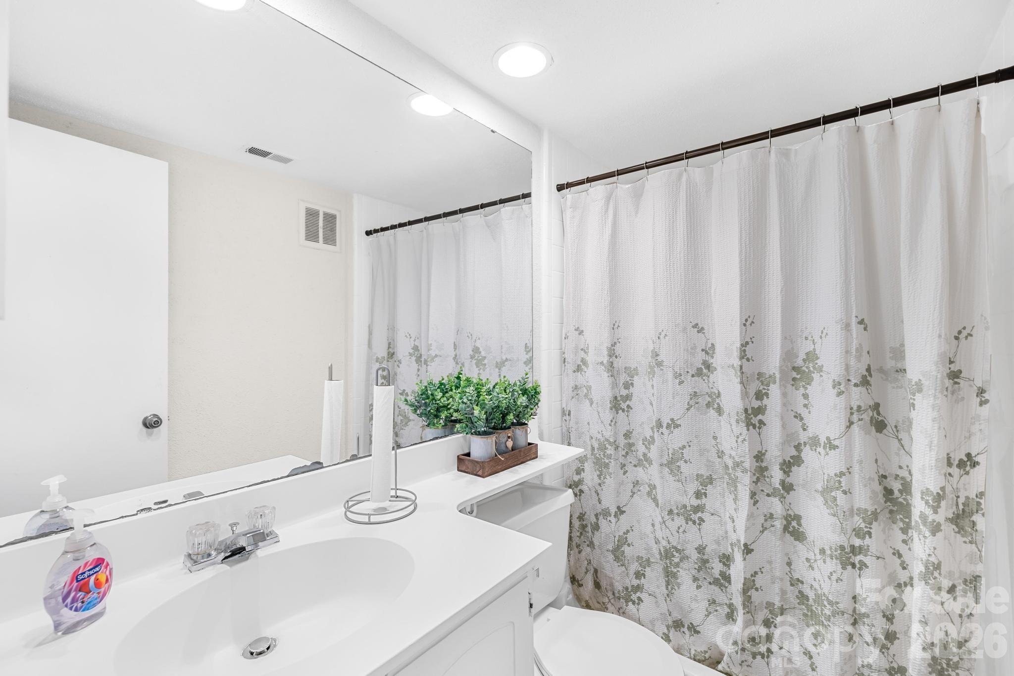 Photo 9 of 7407 Mystic Lane, Charlotte, NC