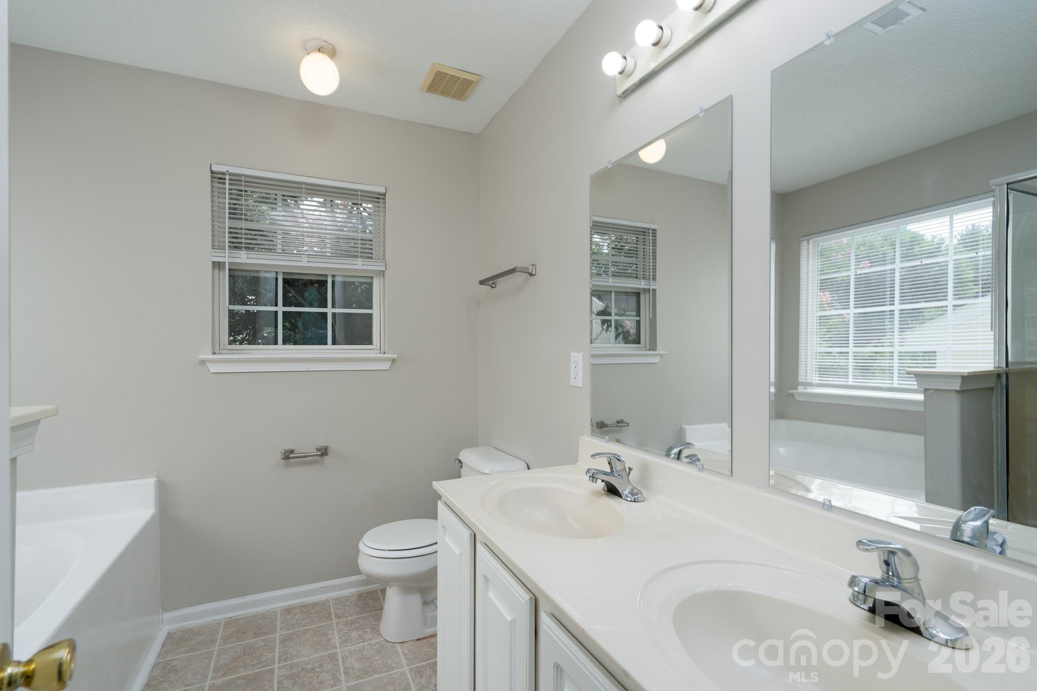 Photo 20 of 8016 Bronze Pike Drive, Charlotte, NC