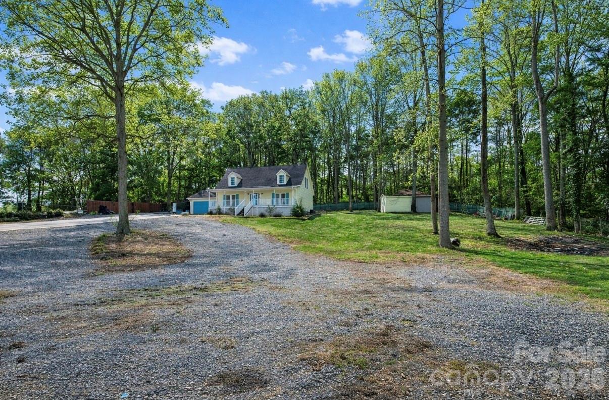 Photo 2 of 805 Edgewater Drive, Belmont, NC