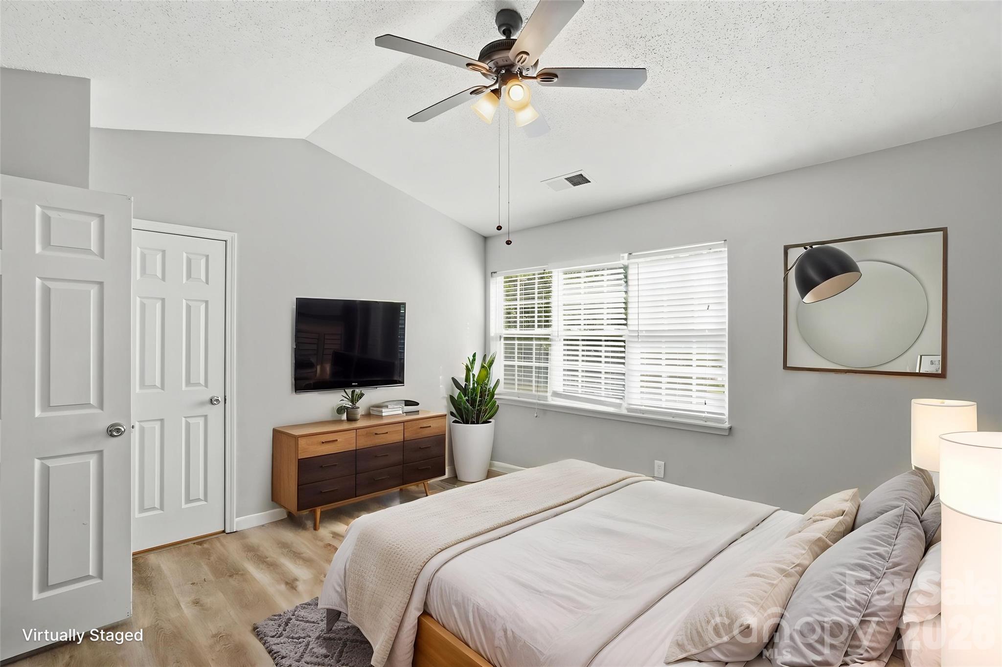 Photo 7 of 10142 Forest Landing Drive, Charlotte, NC