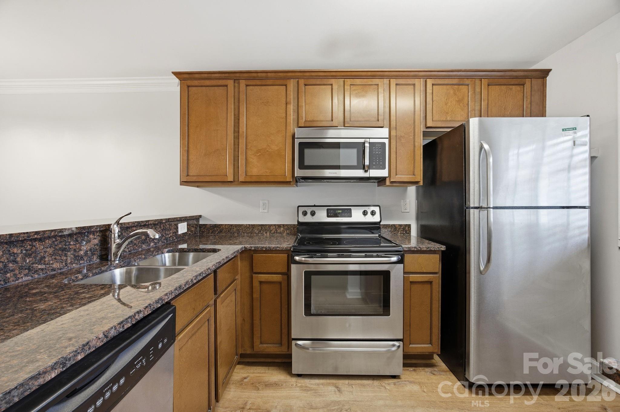 Photo 6 of 1215 Green Oaks LaneI, Charlotte, NC