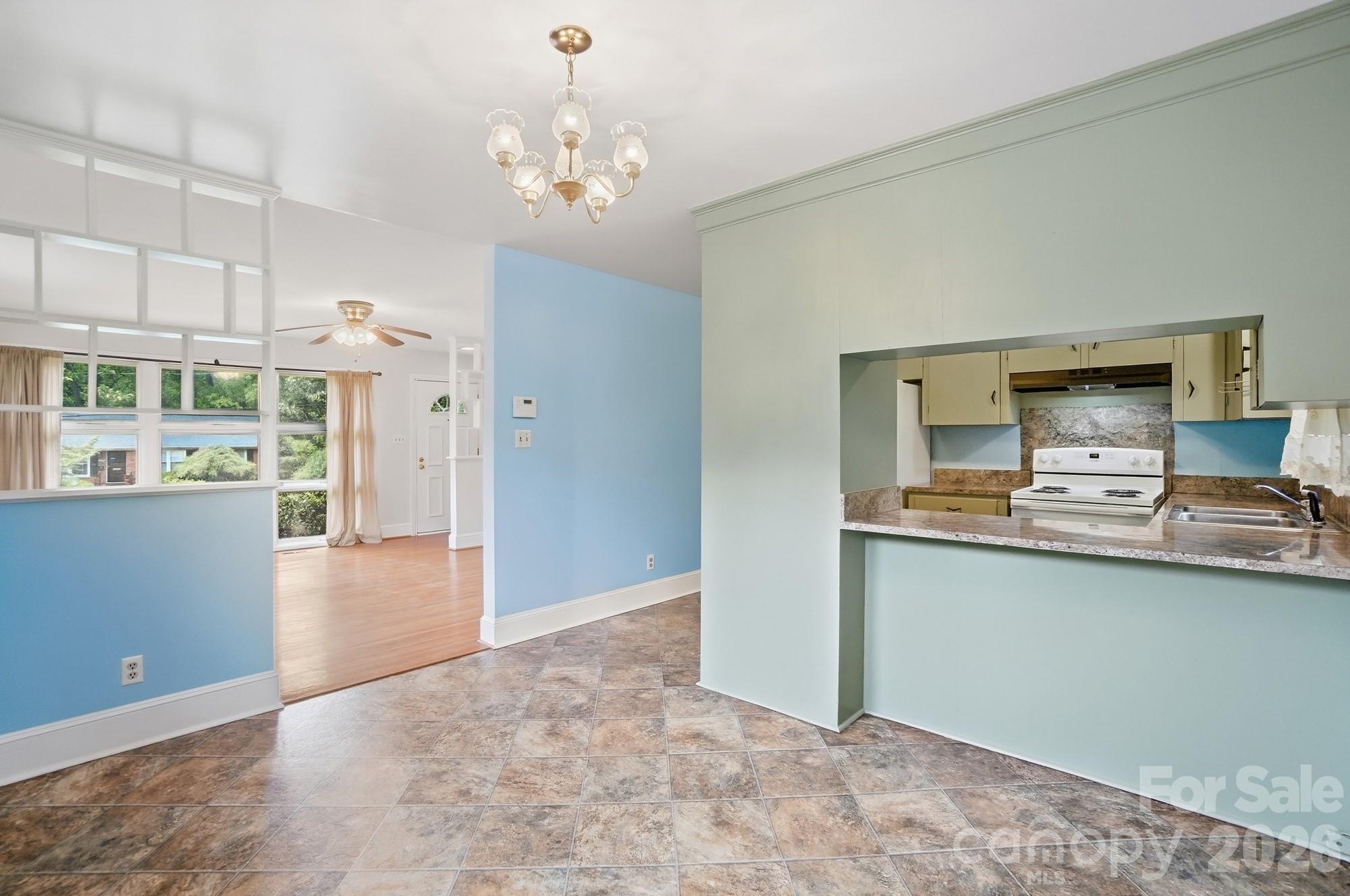 6239 Netherwood Drive, Charlotte, NC - photo 15 of 45